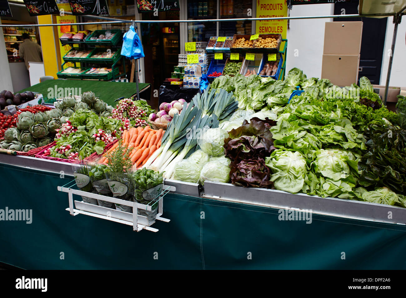 Paris activities hi-res stock photography and images - Alamy
