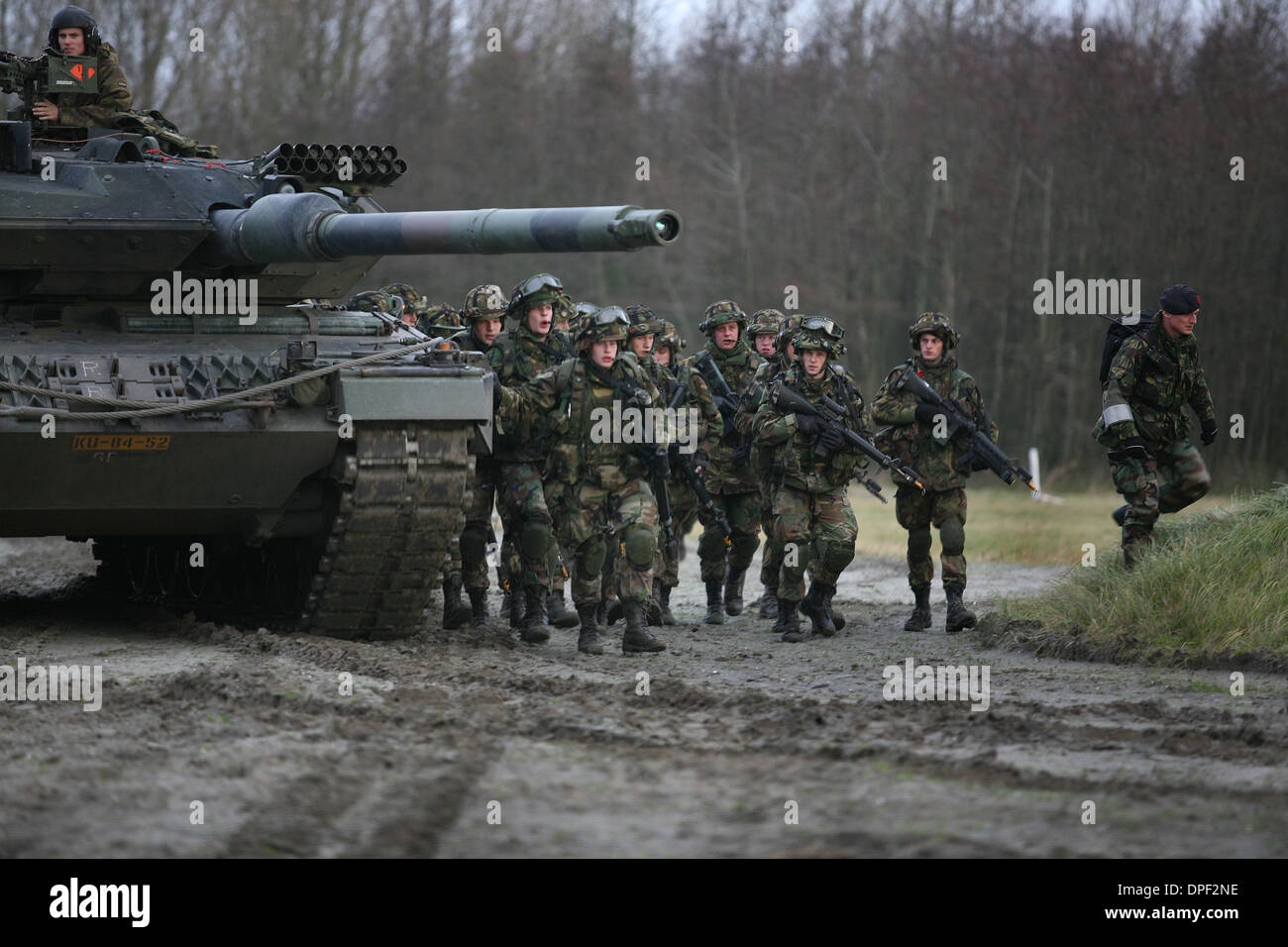 Navy seals training drill hi-res stock photography and images - Alamy