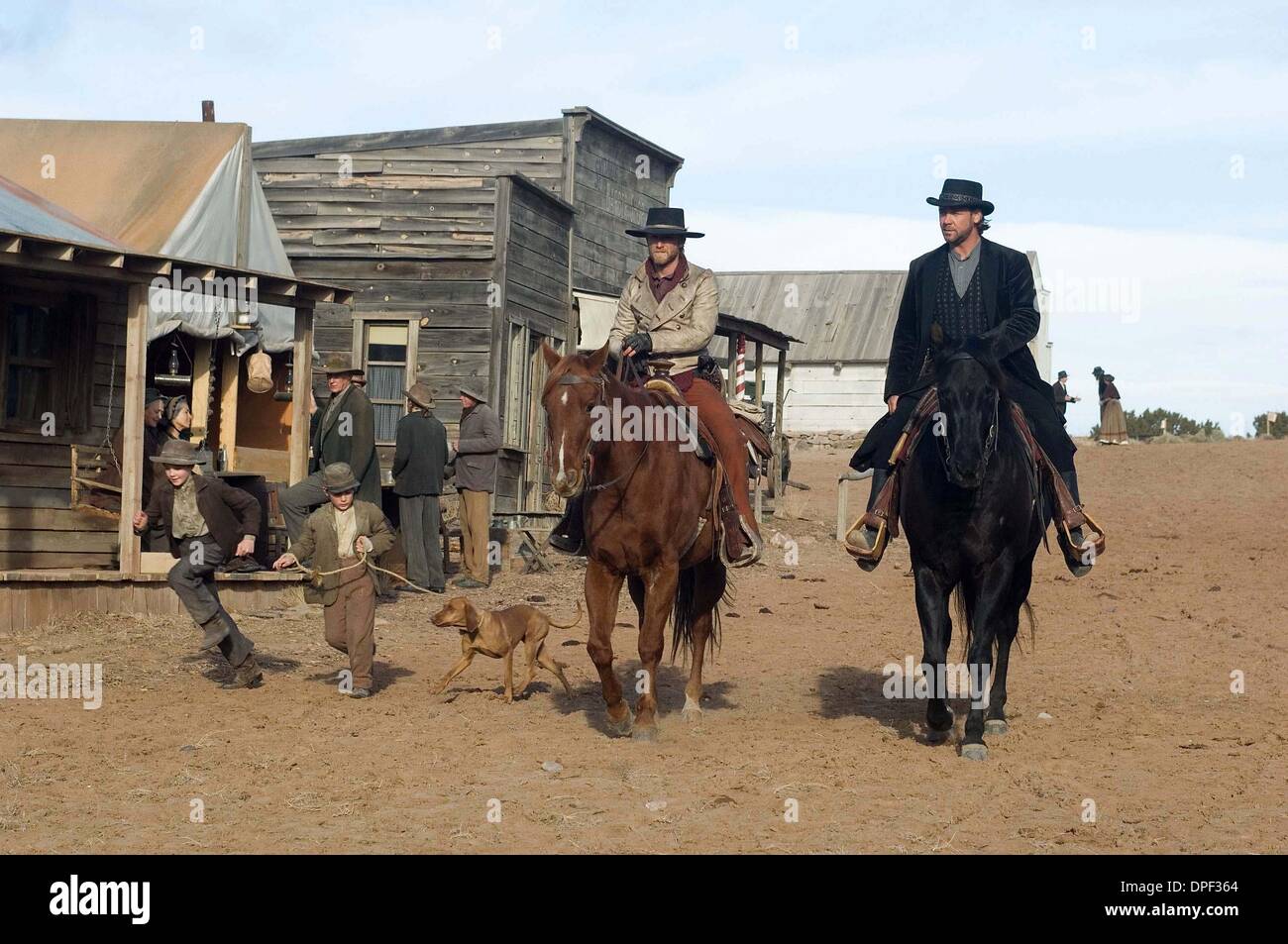 Russell crowe ben foster 3 hi-res stock photography and images - Alamy