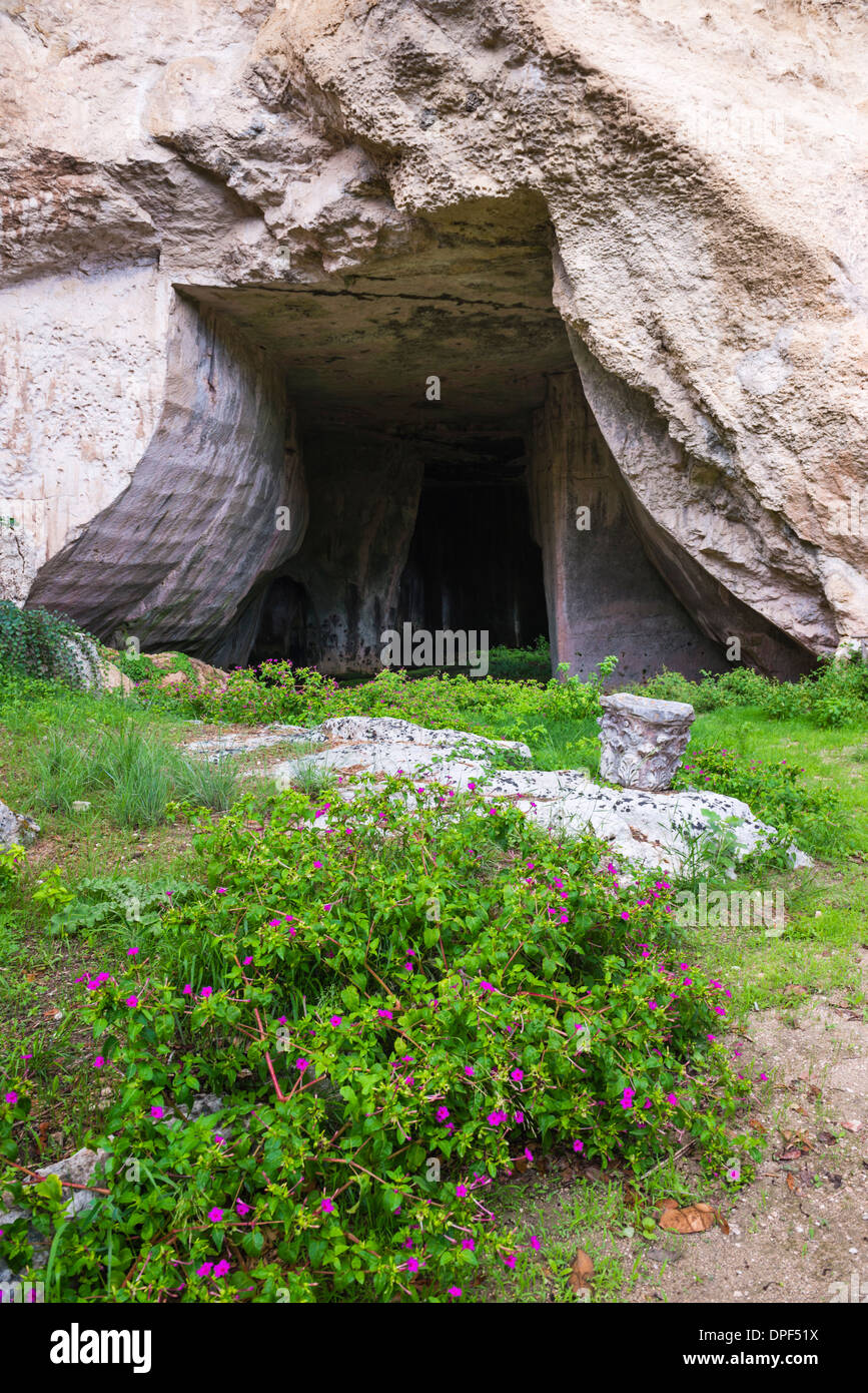 Caves at the Quarry Garden at the Archaeological Park of Syracuse ...