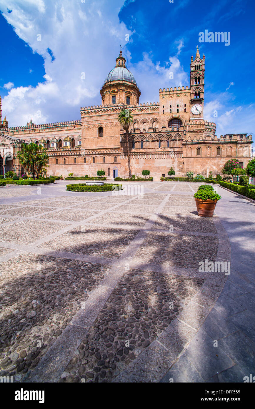 Baroque building of Duomo di Palermo (Palermo Cathedral) an example of ...