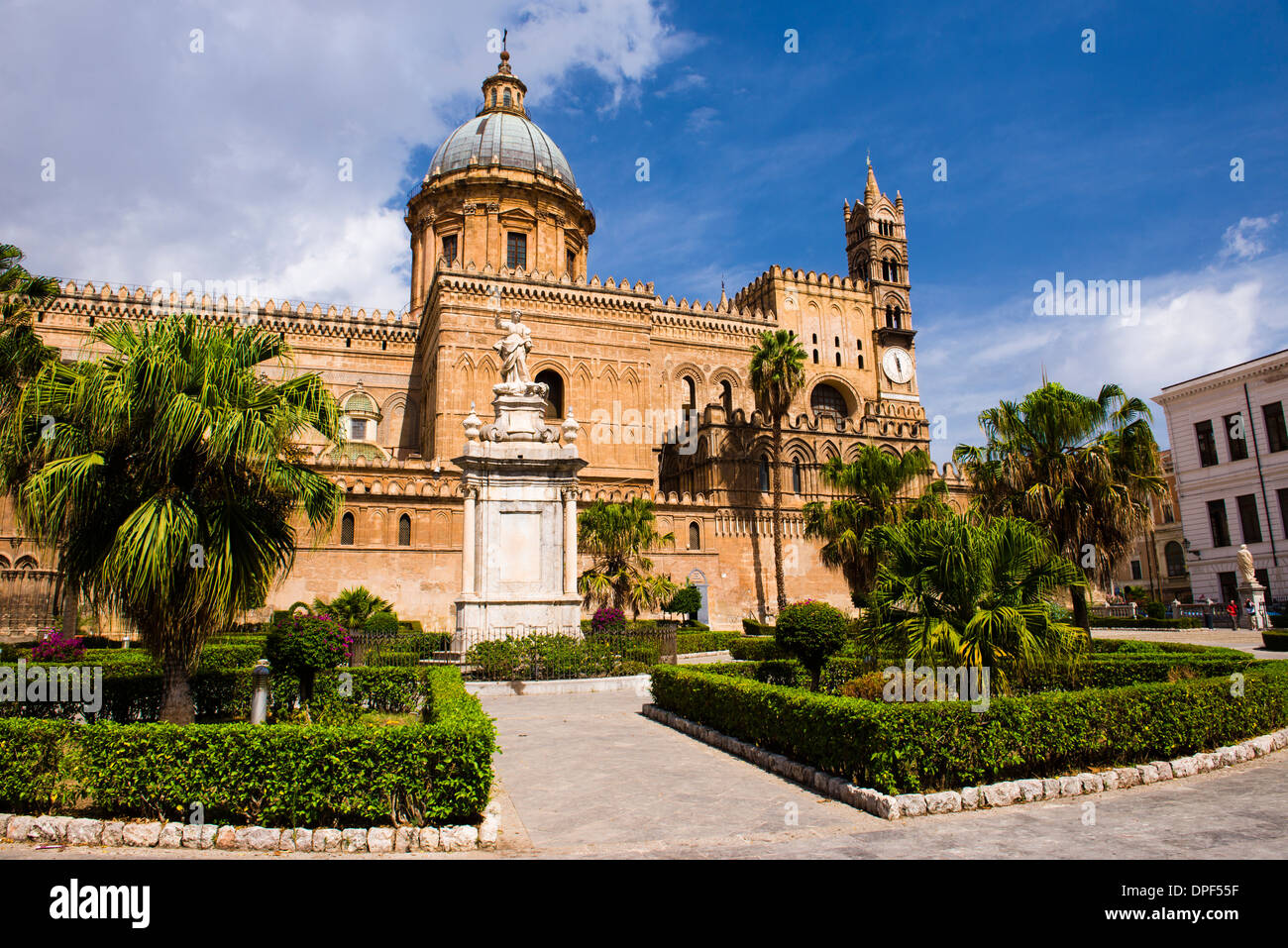 Architectural landmarks in sicily hi-res stock photography and images ...