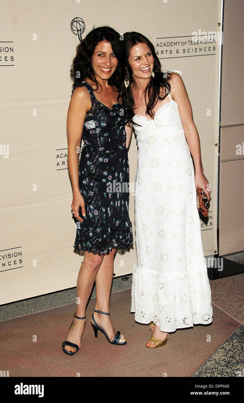 Jennifer morrison lisa edelstein hi-res stock photography and images ...