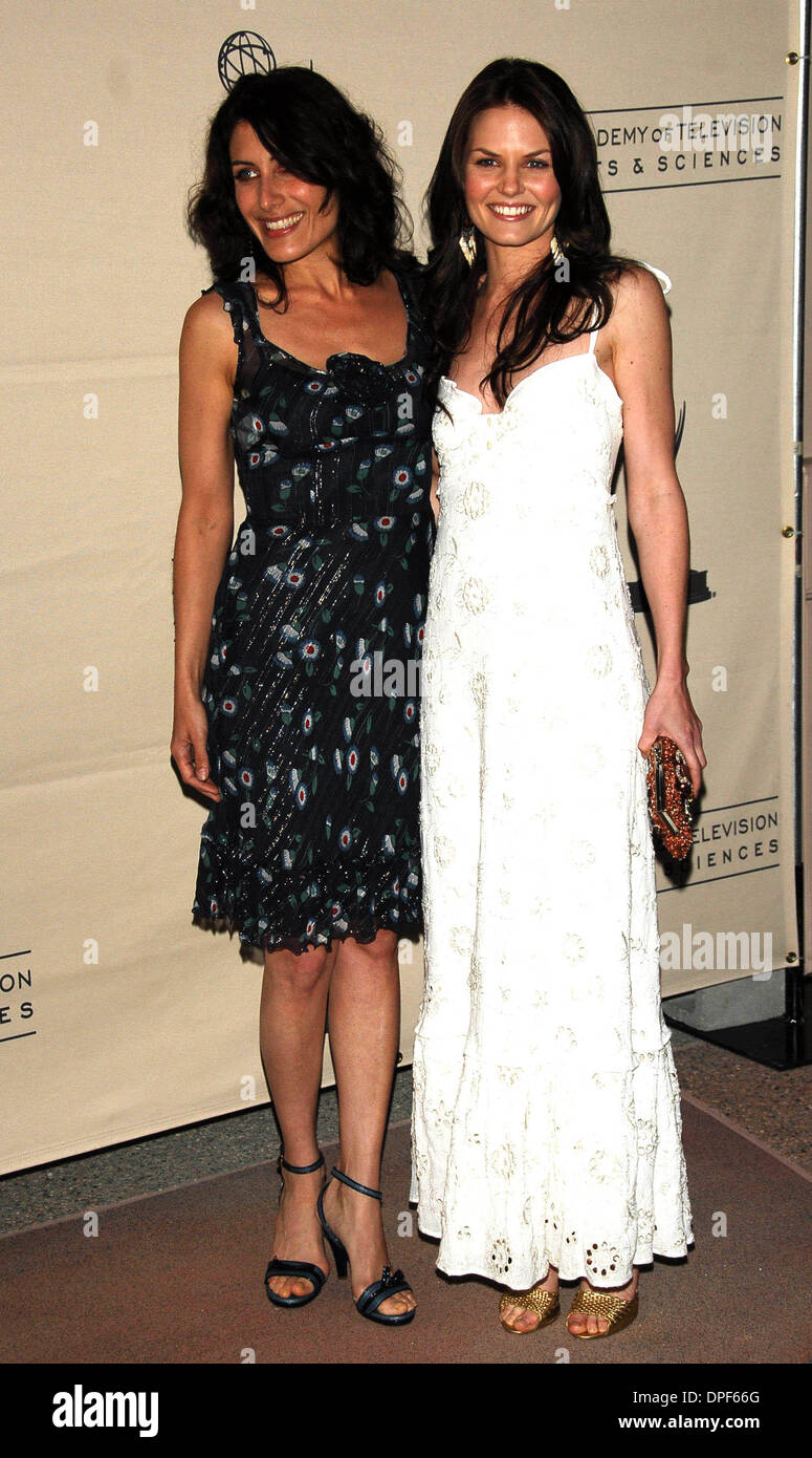 Jennifer morrison lisa edelstein hi-res stock photography and images ...