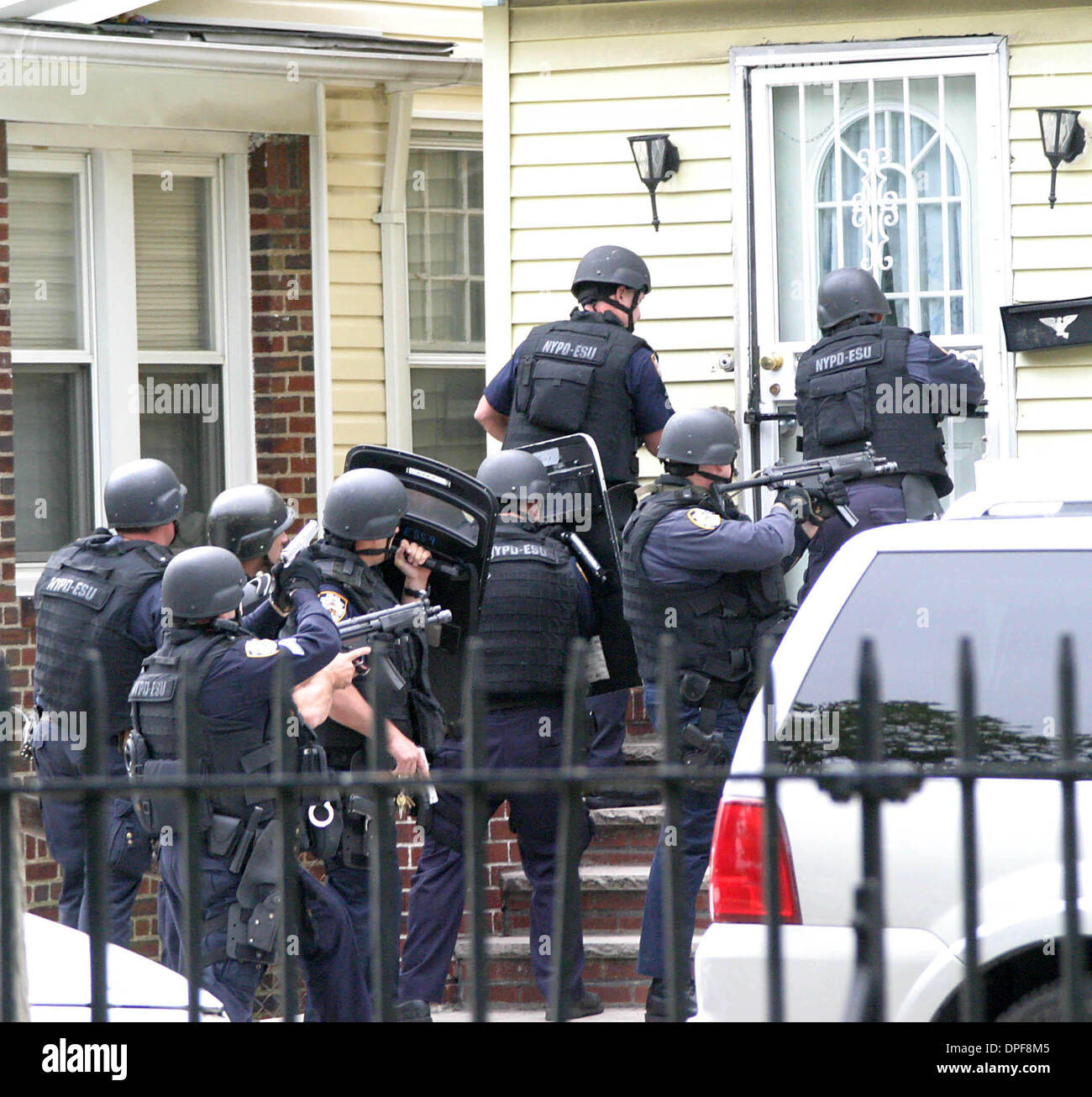 Police enter hi-res stock photography and images - Alamy