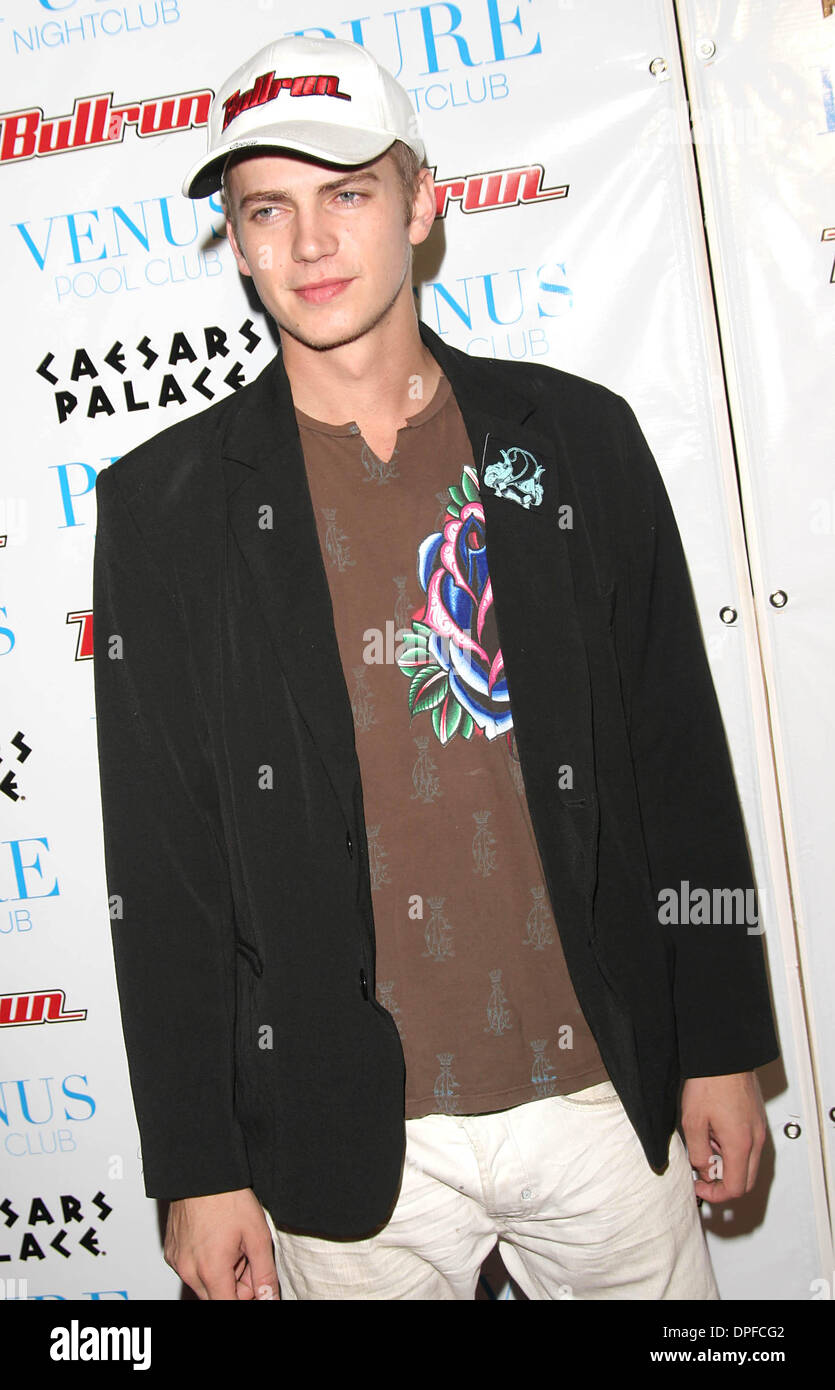 Vegas pool party hi-res stock photography and images - Alamy