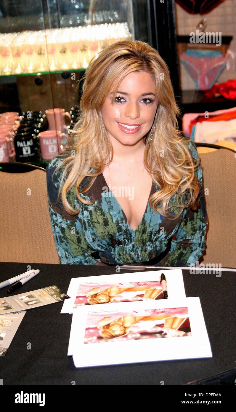 Kari ann peniche hi-res stock photography and images - Alamy