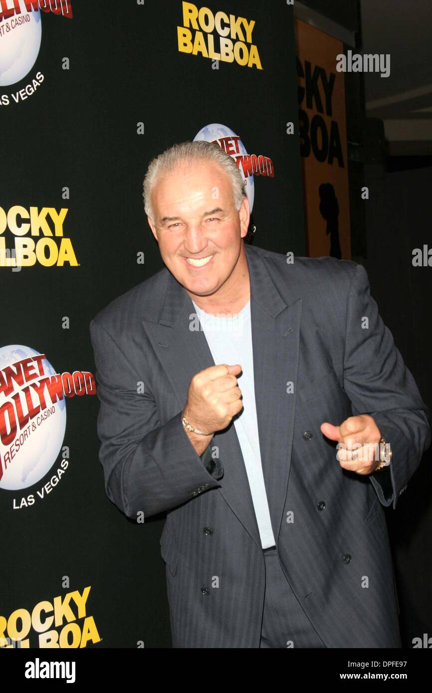 Gerry cooney hi-res stock photography and images - Alamy