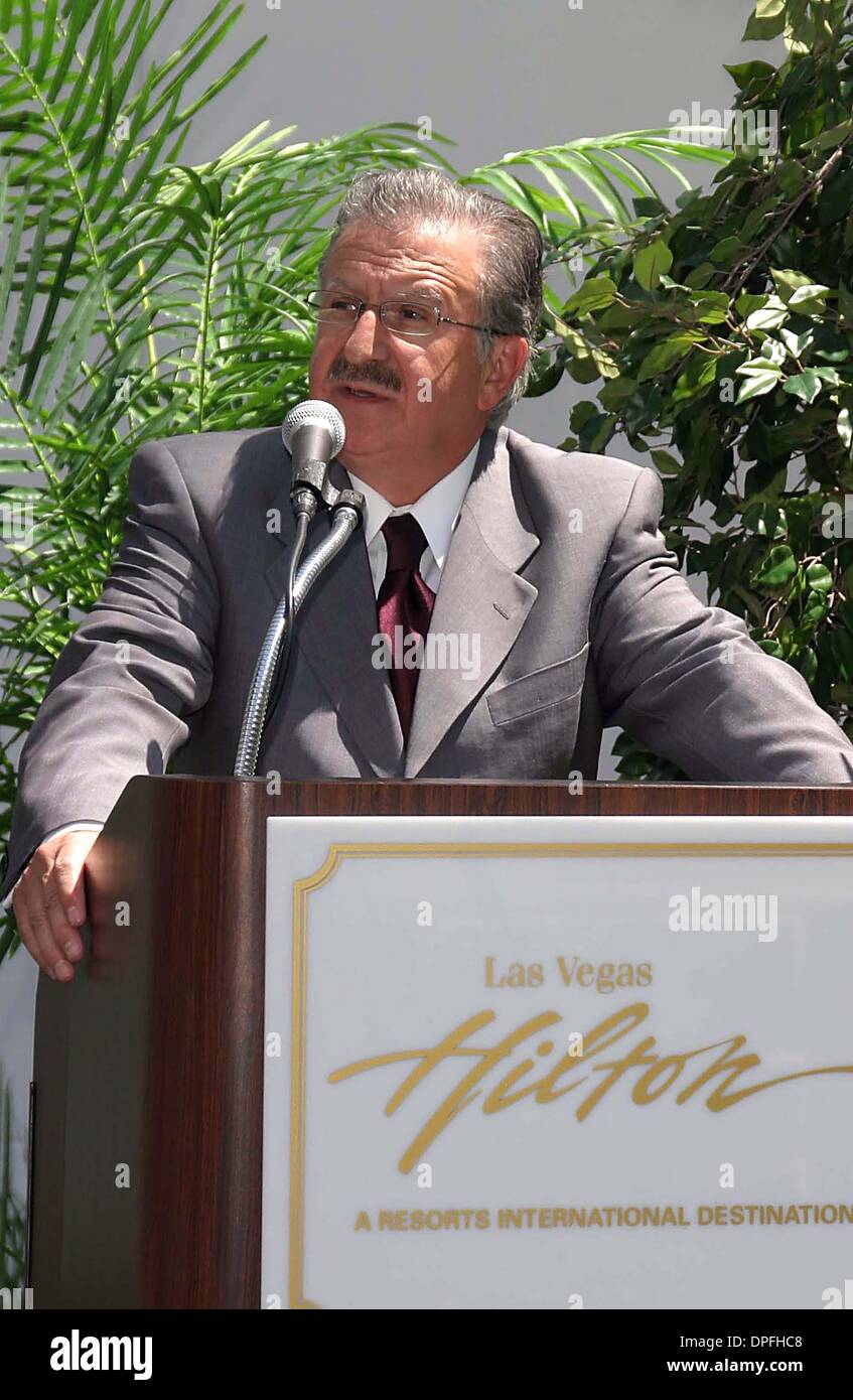 June 21, 2006 - Hollywood, California, U.S. - K48433EG.ELVIS STAUE ...