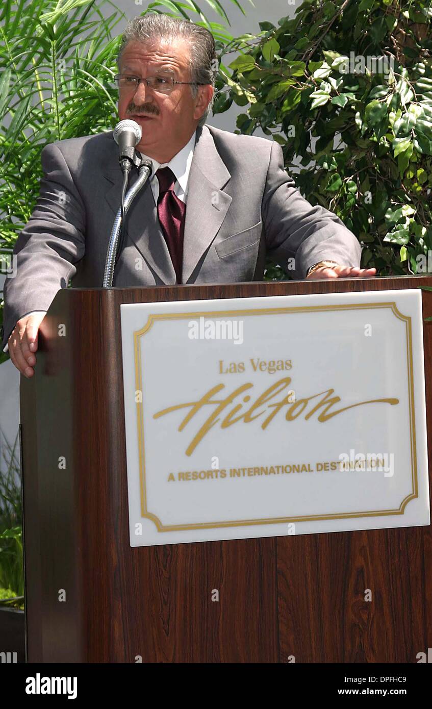 June 21, 2006 - Hollywood, California, U.S. - K48433EG.ELVIS STAUE ...