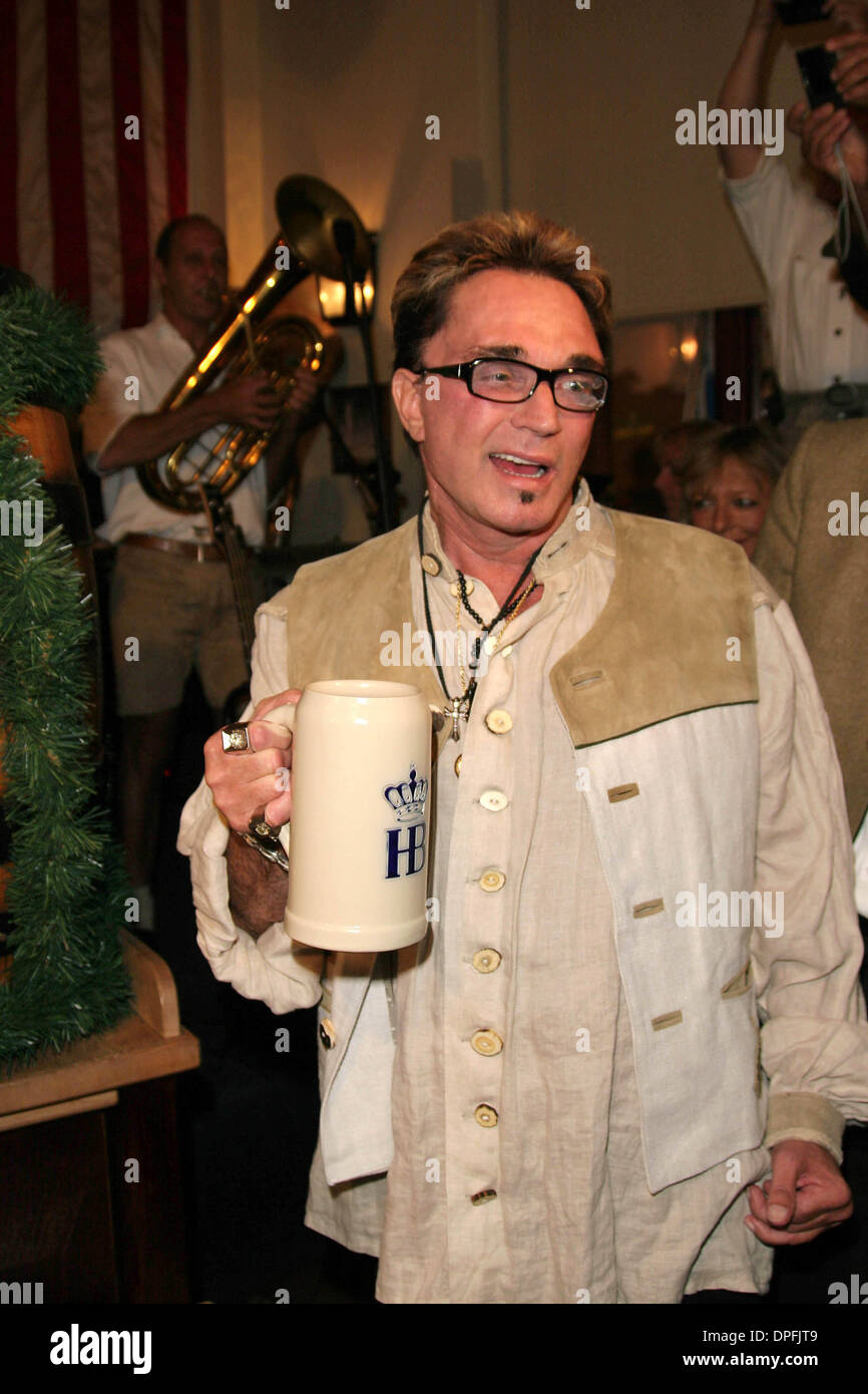 Sept. 27, 2006 - Hollywood, California, U.S. - K50019EG.SIEGFRIED AND ...