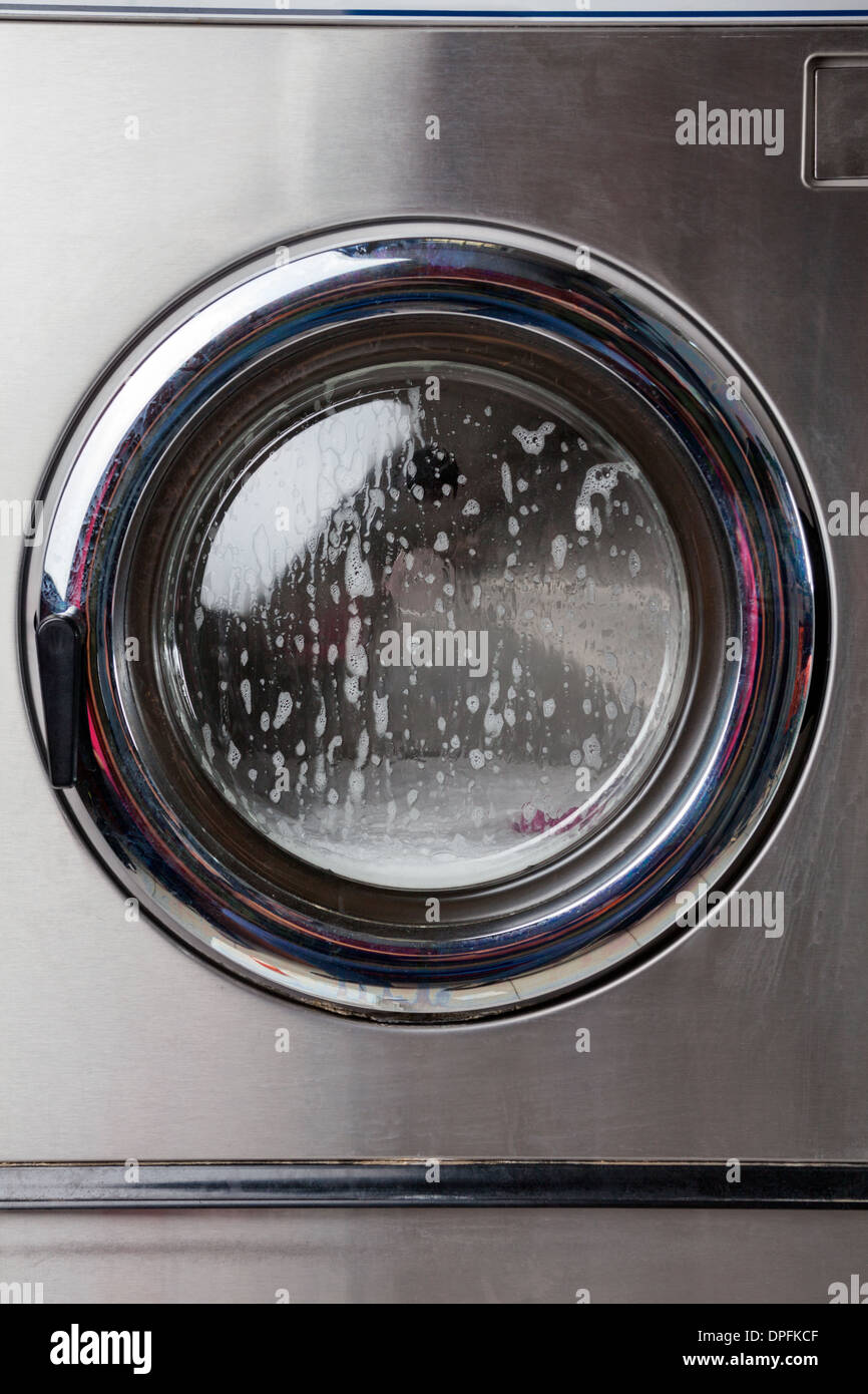 Machine for foam hi-res stock photography and images - Alamy