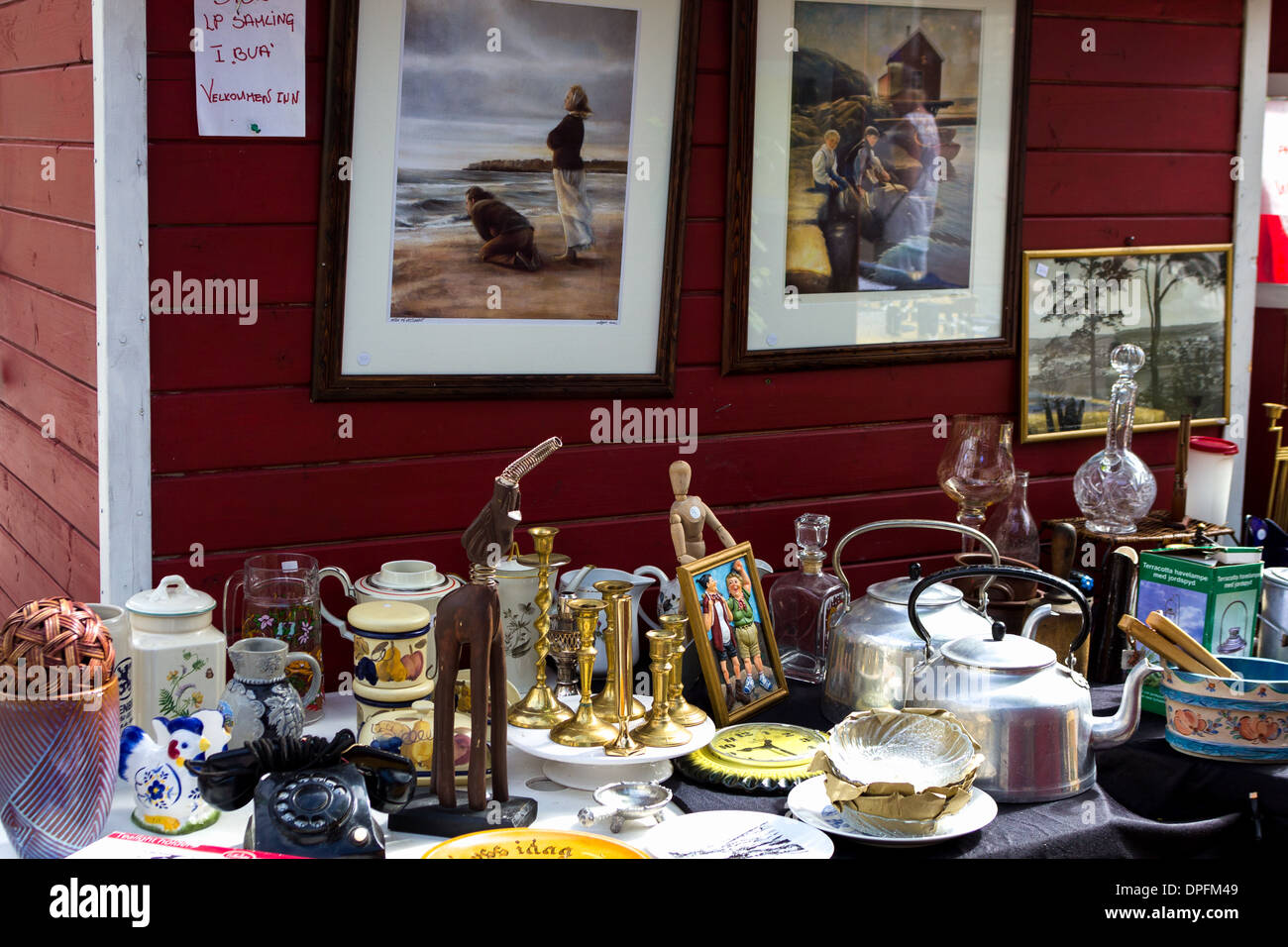 Jumble Sale Stock Photos & Jumble Sale Stock Images - Alamy