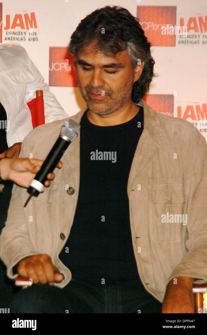 Andrea bocelli 2006 hi-res stock photography and images - Alamy