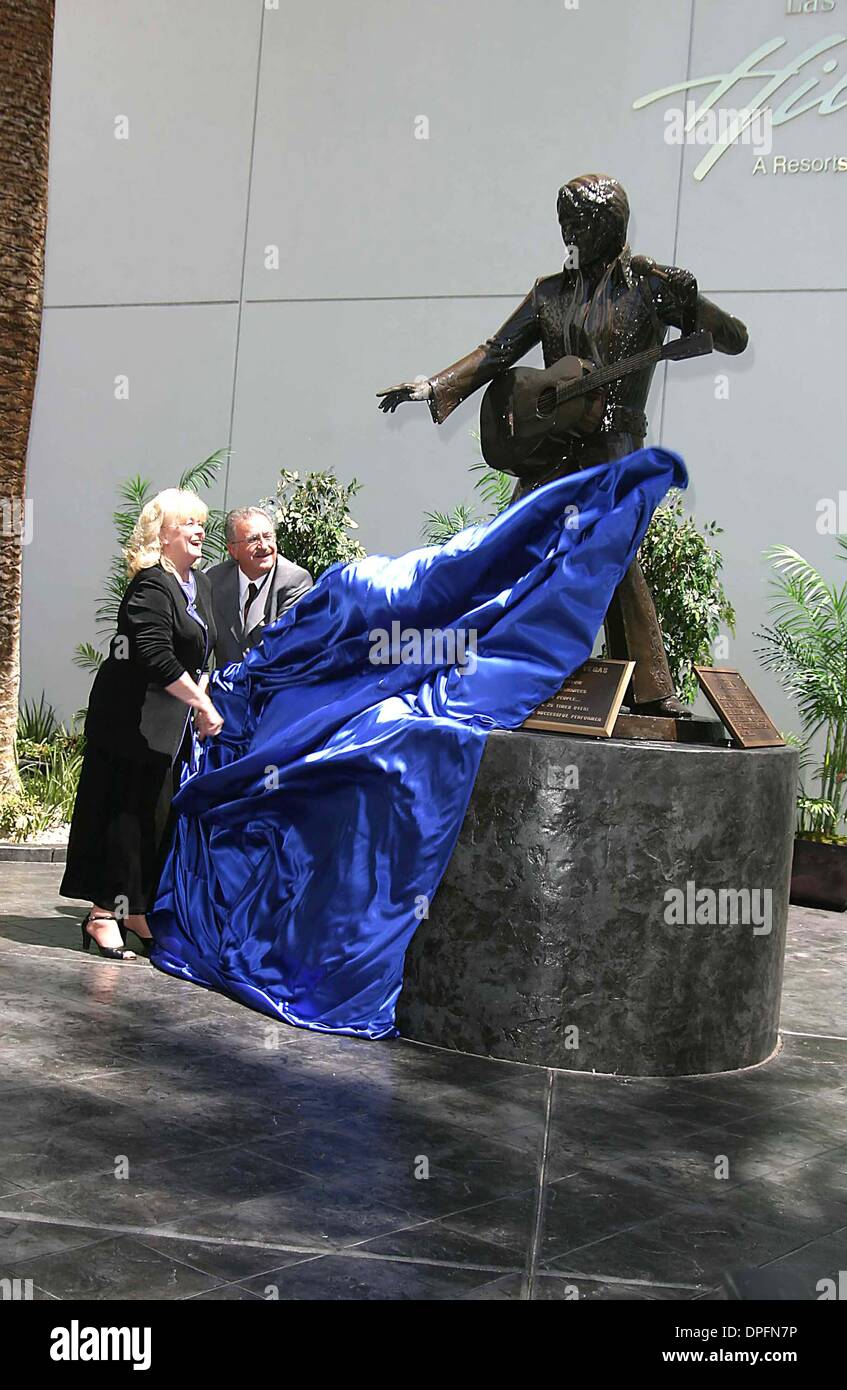 Elvis presley las vegas hilton hi-res stock photography and images - Alamy