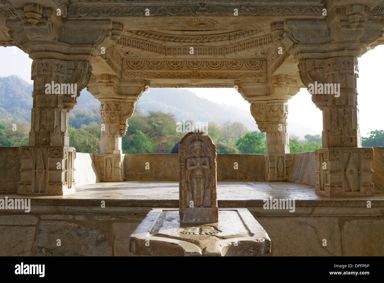 Ranakpur Temple of Jainism idol and carved Pillars interiors, Rajasthan ...