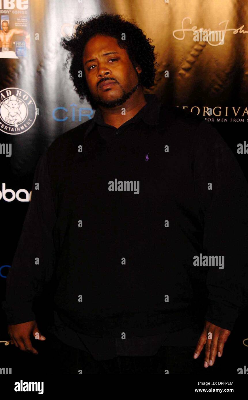 Oct. 16, 2006 - New York, New York, U.S. - DIDDY HOSTS A BLACK PARTY TO ...