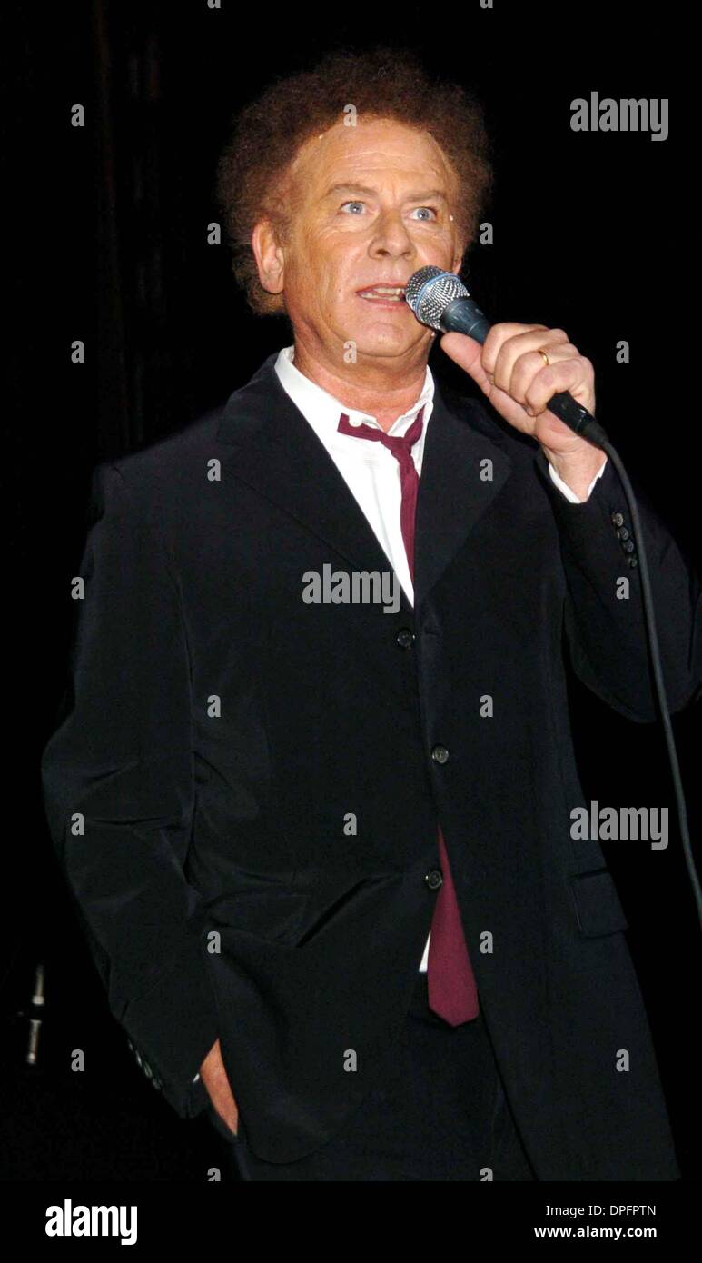 Nov. 6, 2006 - New York, New York, U.S. - LEGENDARY SINGER ART ...