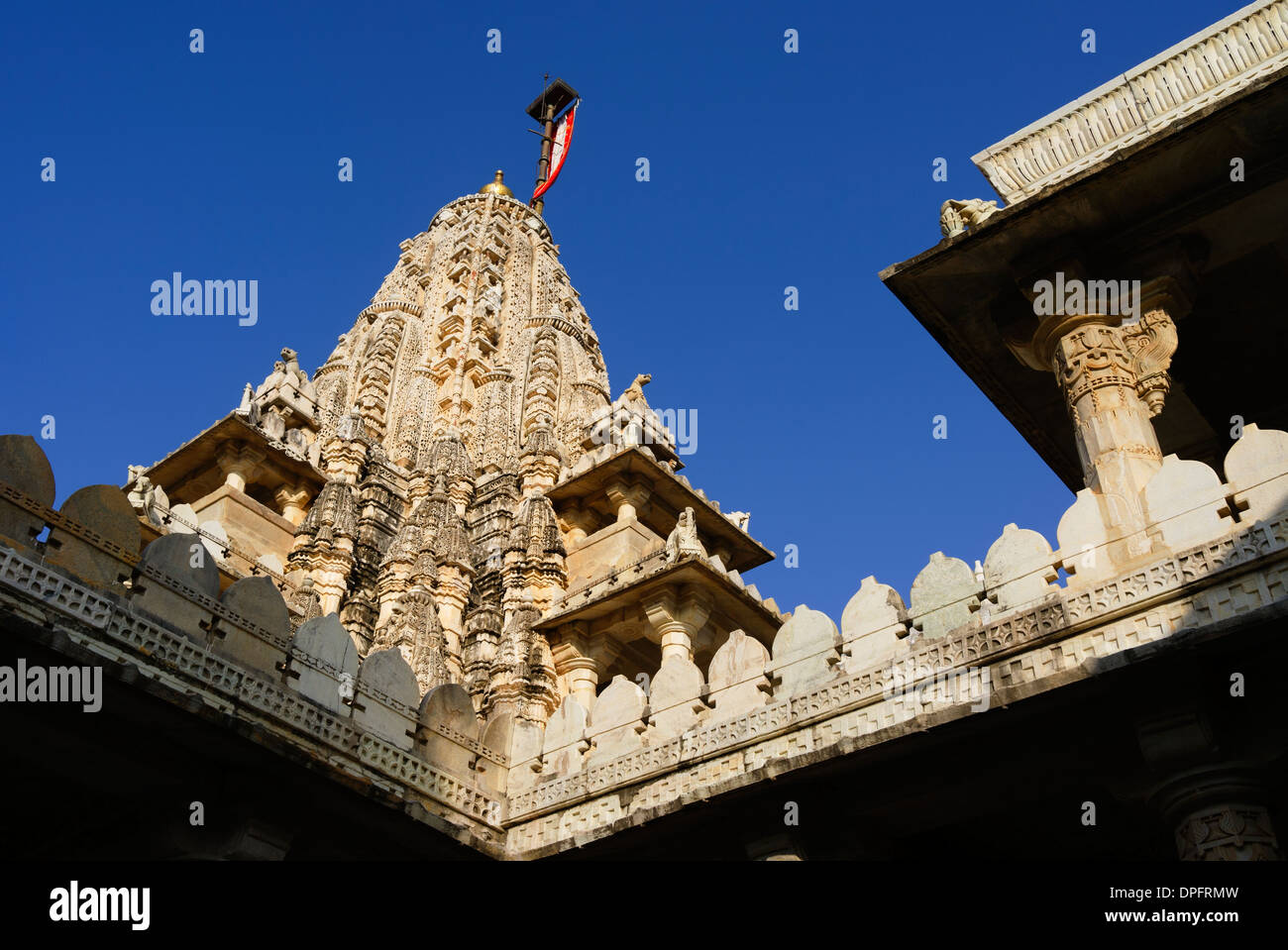 Ranakpur Temple of Jainism known for its carved Pillars and Design ...