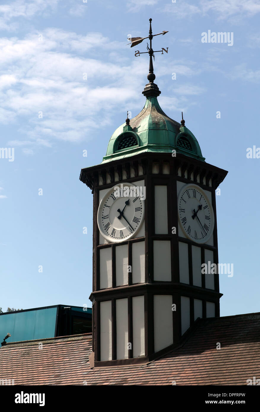 Zoo tower of london hi-res stock photography and images - Alamy