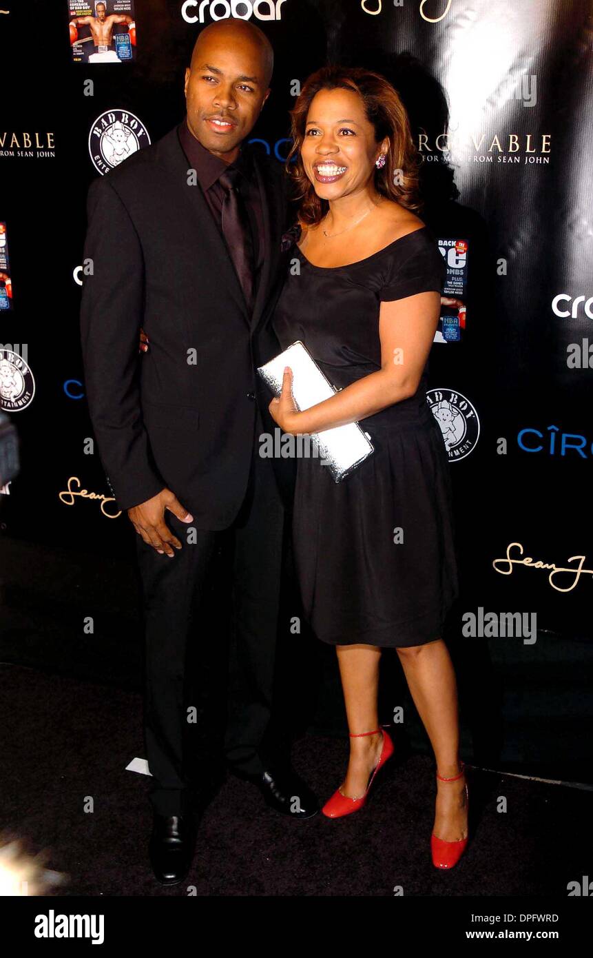 Oct. 16, 2006 - New York, New York, U.S. - DIDDY HOSTS A BLACK PARTY TO ...