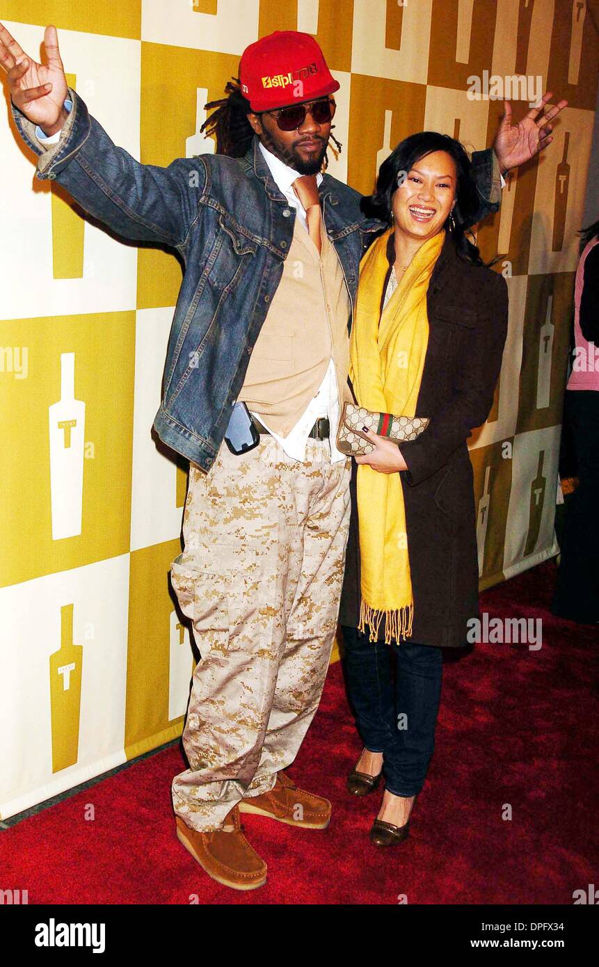 Oct. 26, 2006 - New York, New York, U.S. - CELEBS TOAST TO THE NEW ...