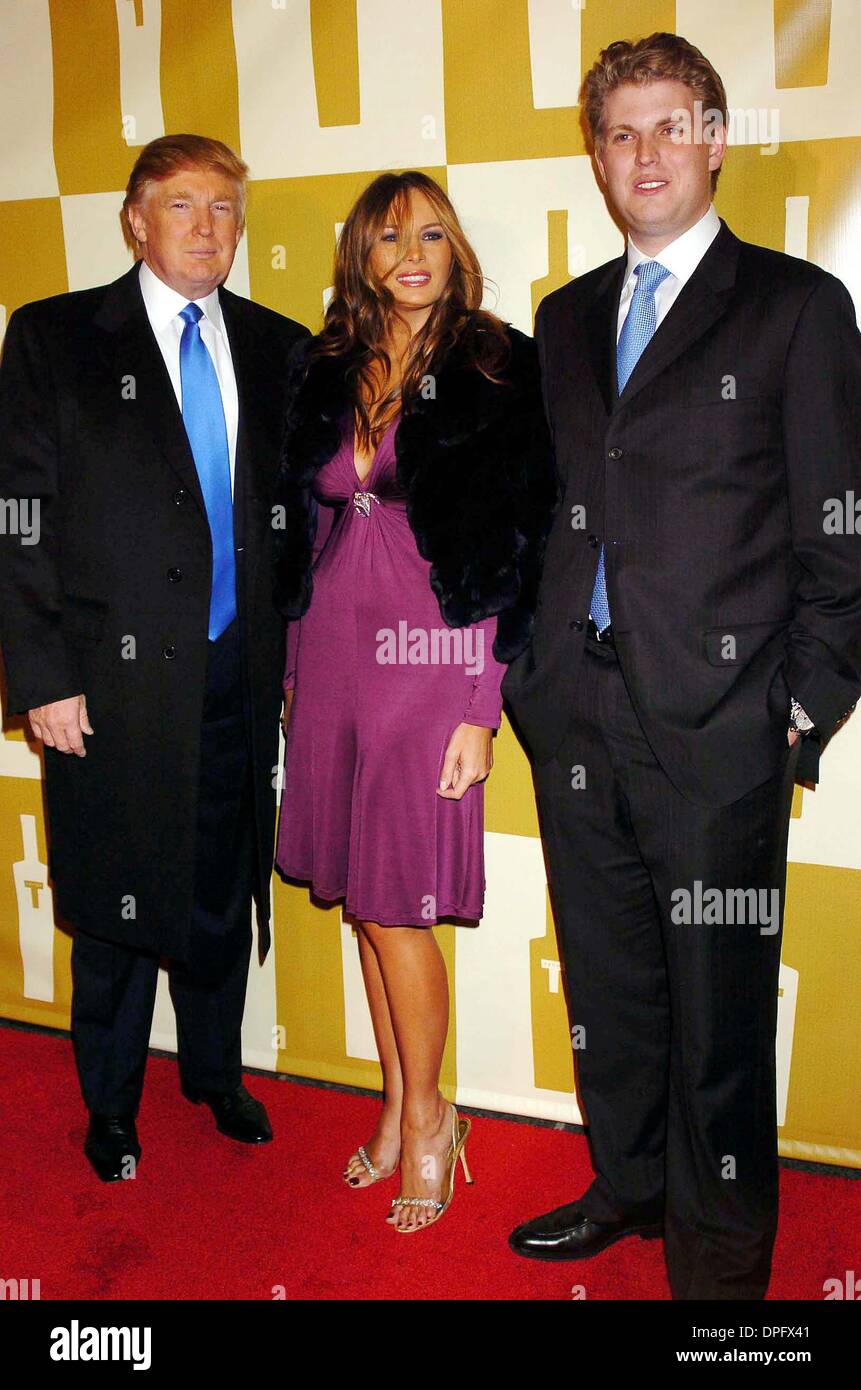 Oct. 26, 2006 - New York, New York, U.S. - CELEBS TOAST TO THE NEW ...