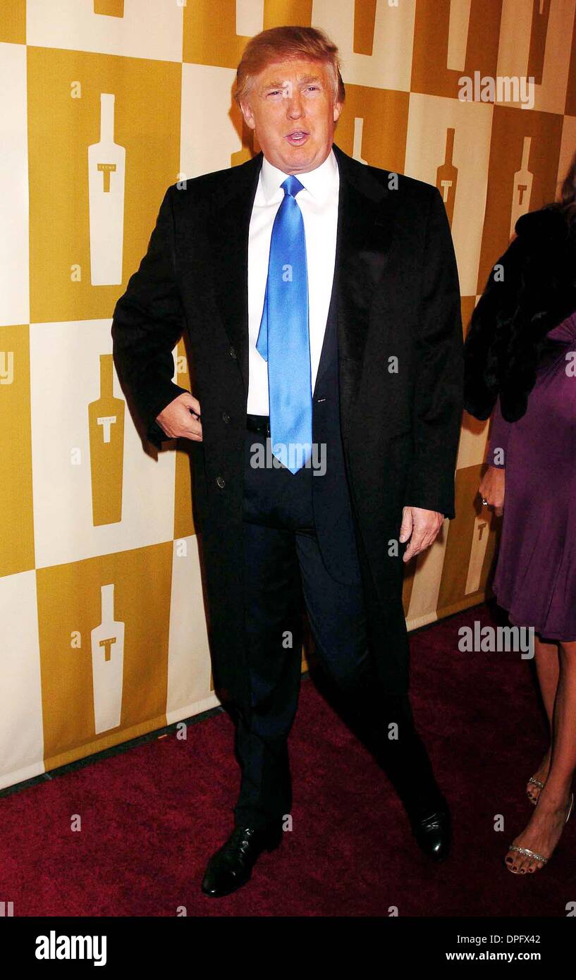 Oct. 26, 2006 - New York, New York, U.S. - CELEBS TOAST TO THE NEW ...