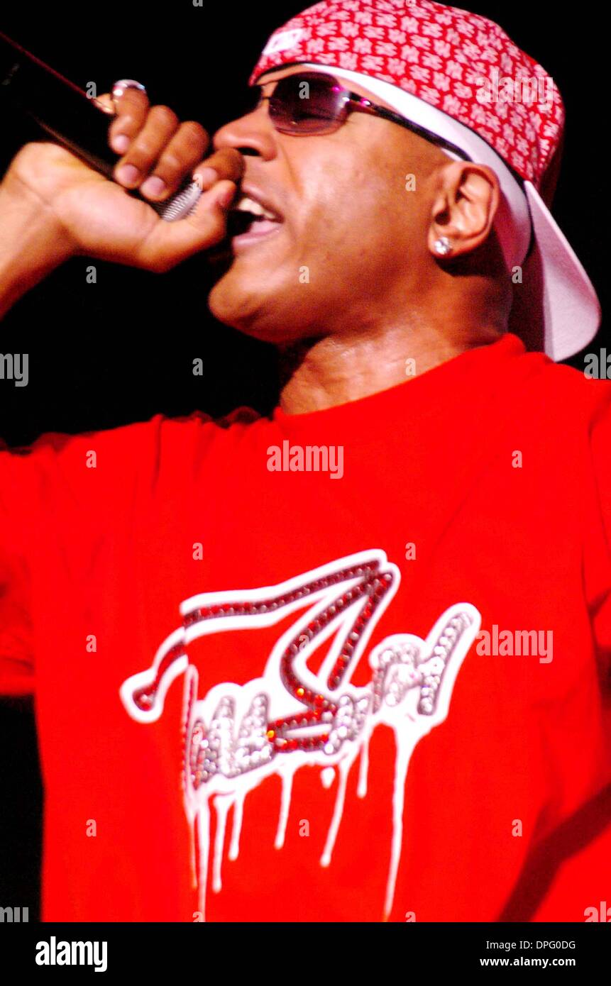 May 27, 2006 - New York, New York, U.S. - LL COOL J PERFORMS AT ...