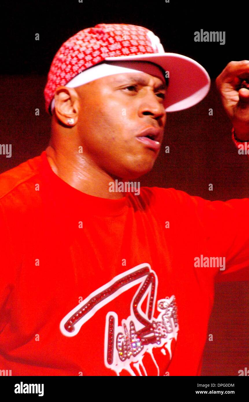 May 27, 2006 - New York, New York, U.S. - LL COOL J PERFORMS AT ...