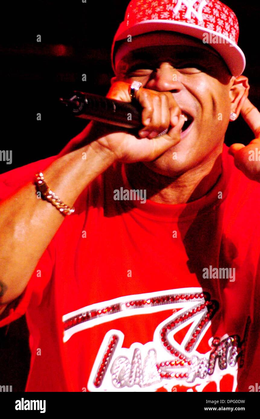 May 27, 2006 - New York, New York, U.S. - LL COOL J PERFORMS AT ...