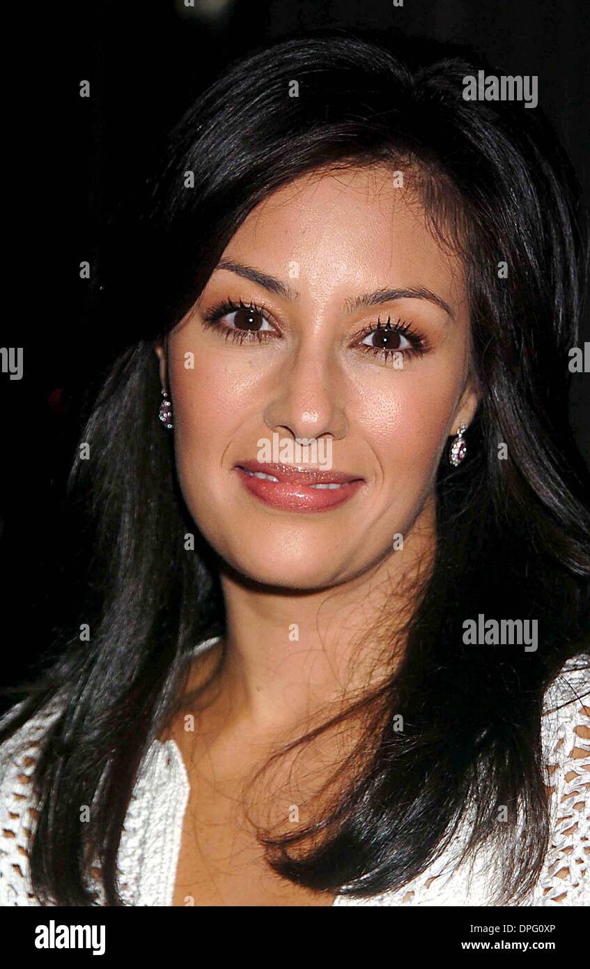 Liz cho hi-res stock photography and images - Alamy