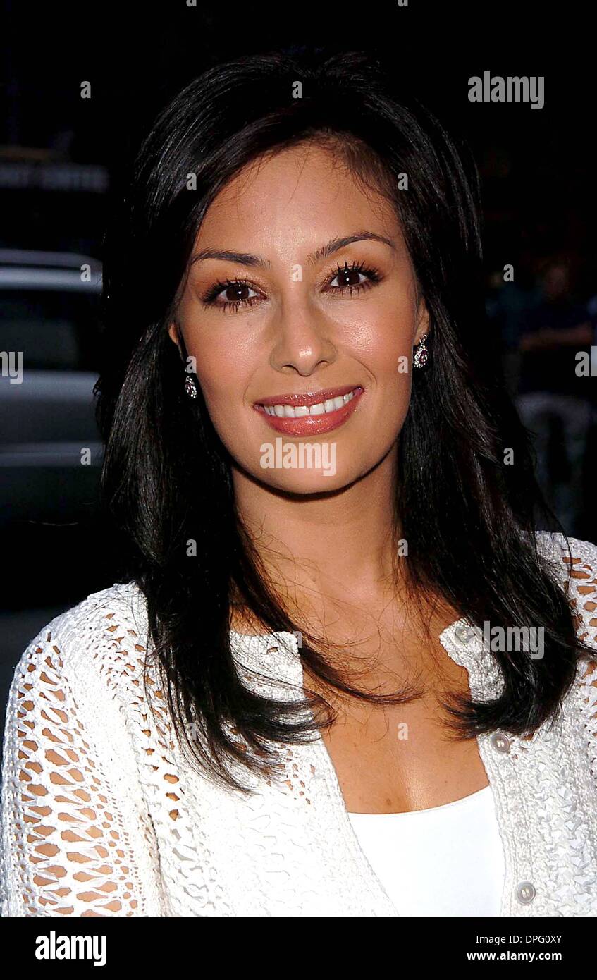 Liz cho hi-res stock photography and images - Alamy
