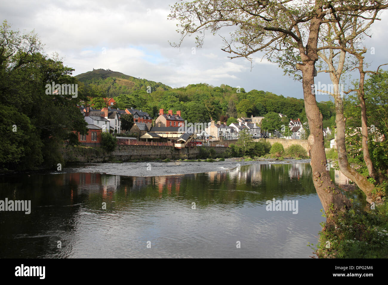 River Dee and Castell Dinas Brân in Llangollen with the Steam Railway ...