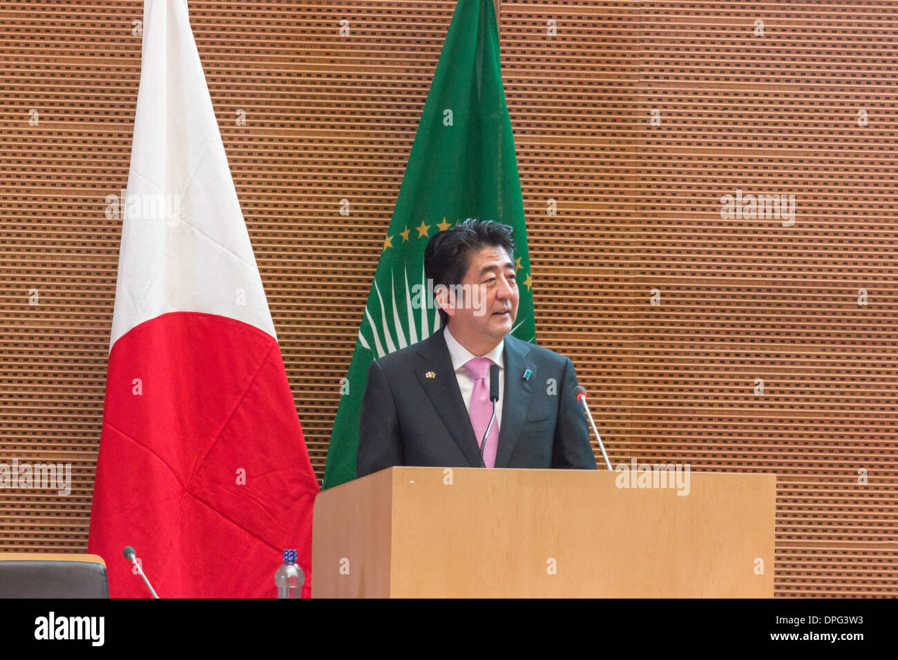 Shinzo abe africa hi-res stock photography and images - Alamy