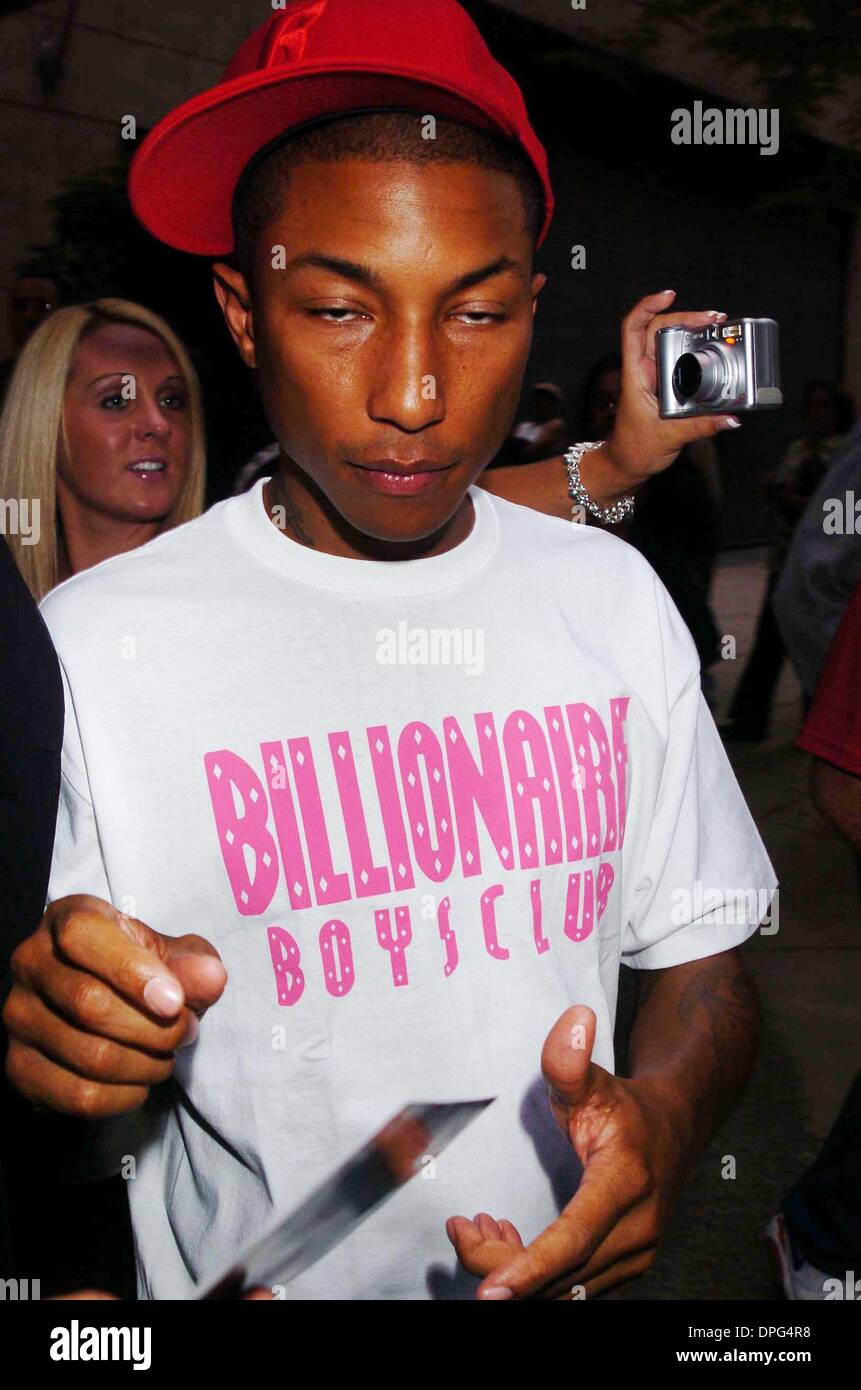 Aug. 31, 2006 - New York, New York, U.S. - K4943JKRON.CELEBRITIES AT ...