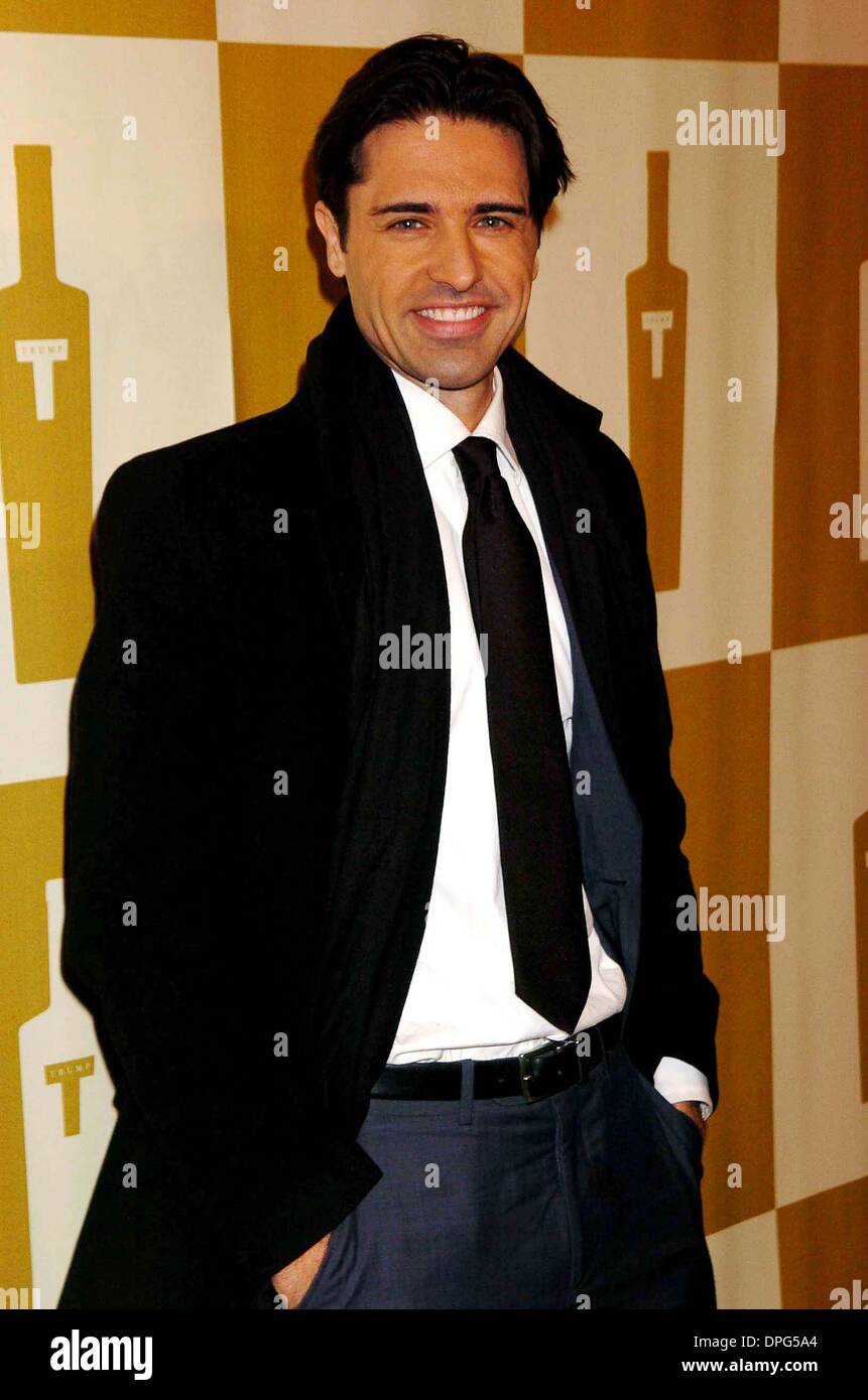 Sean yazbeck hi-res stock photography and images - Alamy