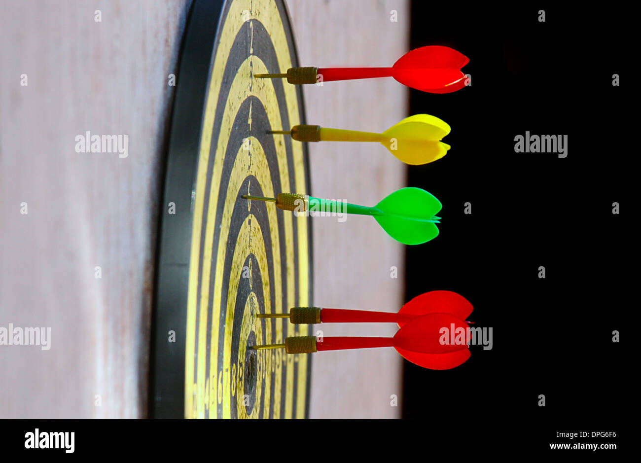 Flying darts hi-res stock photography and images - Alamy