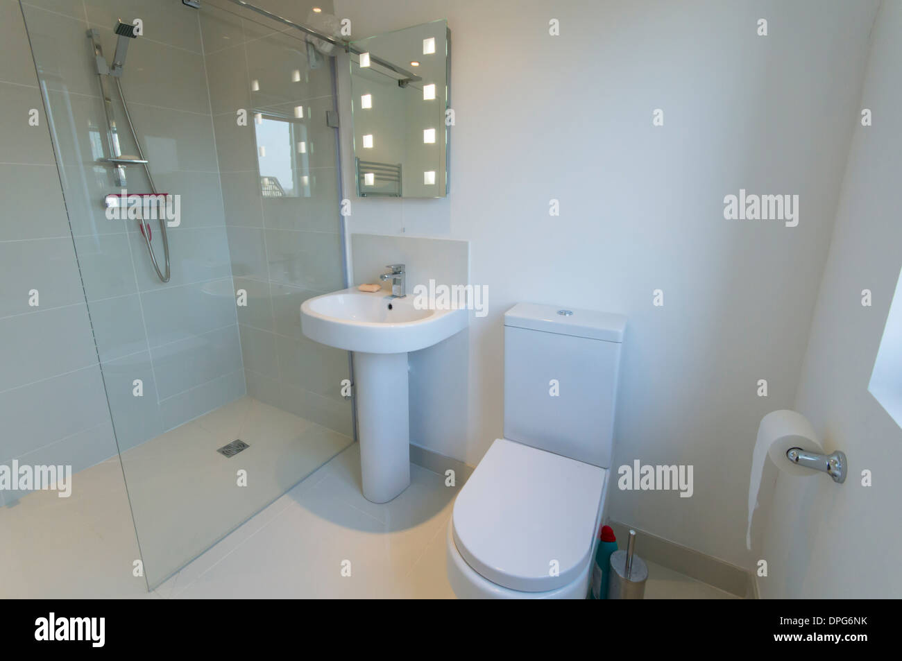 Bathroom white washroom Stock Photo - Alamy