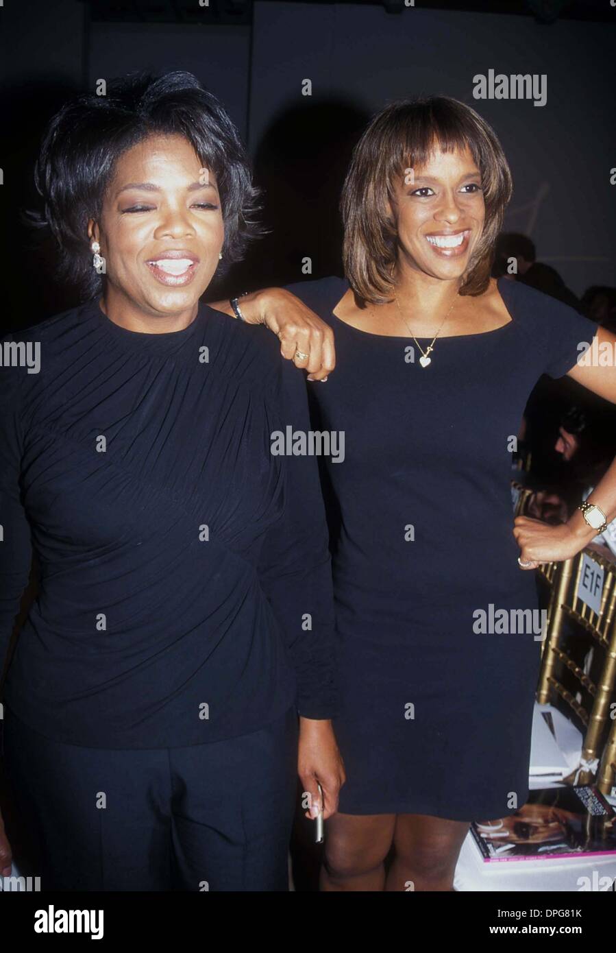 The oprah winfrey show 2002 hi-res stock photography and images - Alamy