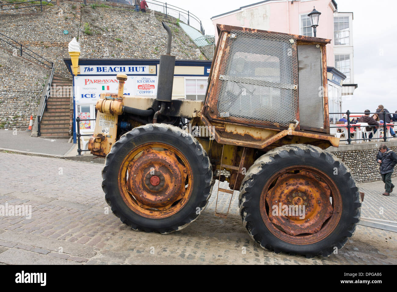 Beach tractor hi-res stock photography and images - Alamy