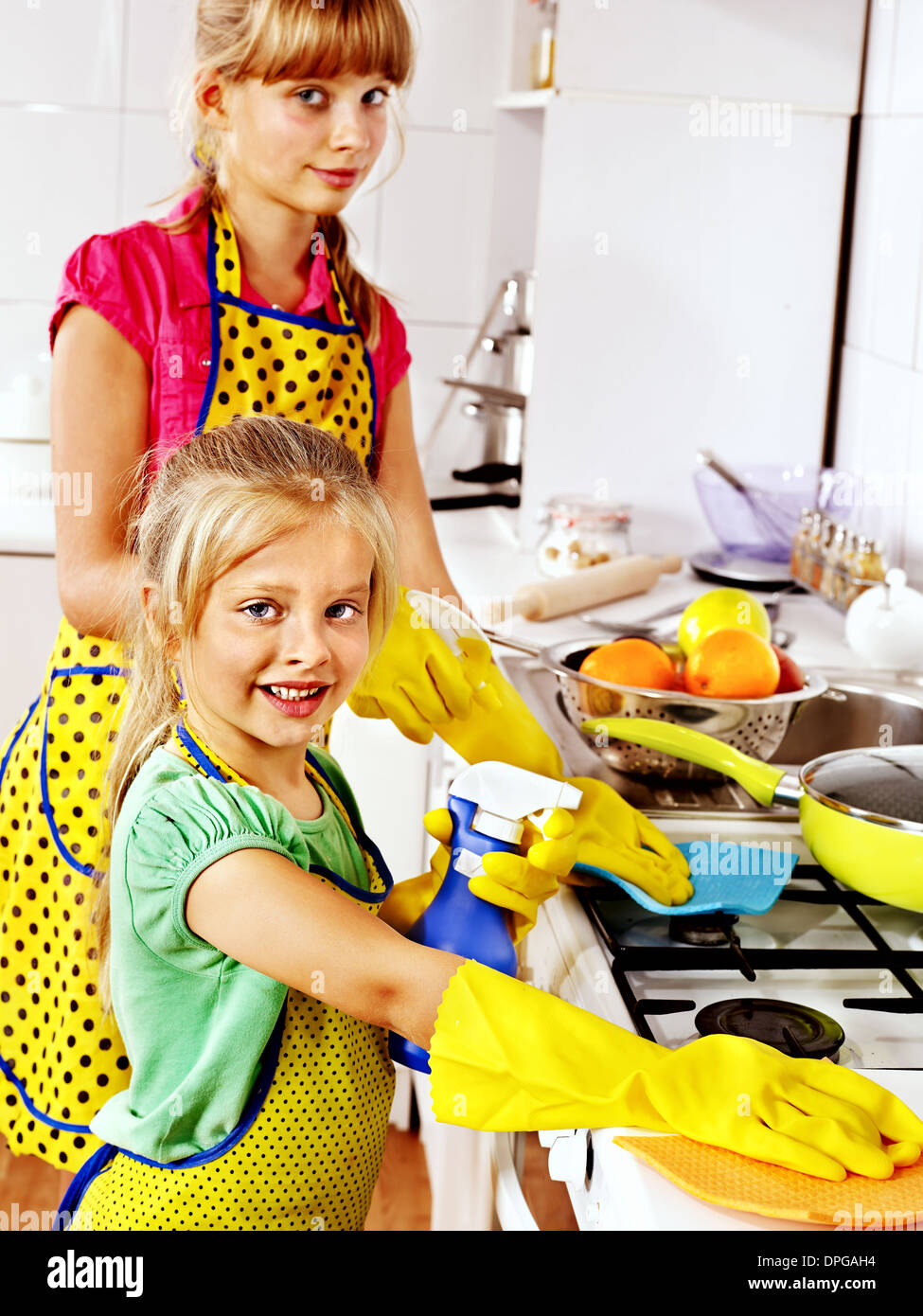 Children cleaning kitchen housekeeping hi-res stock photography and ...