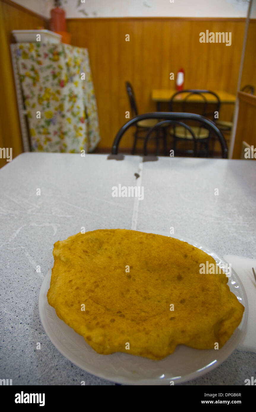 Pizza fritta hi-res stock photography and images - Alamy