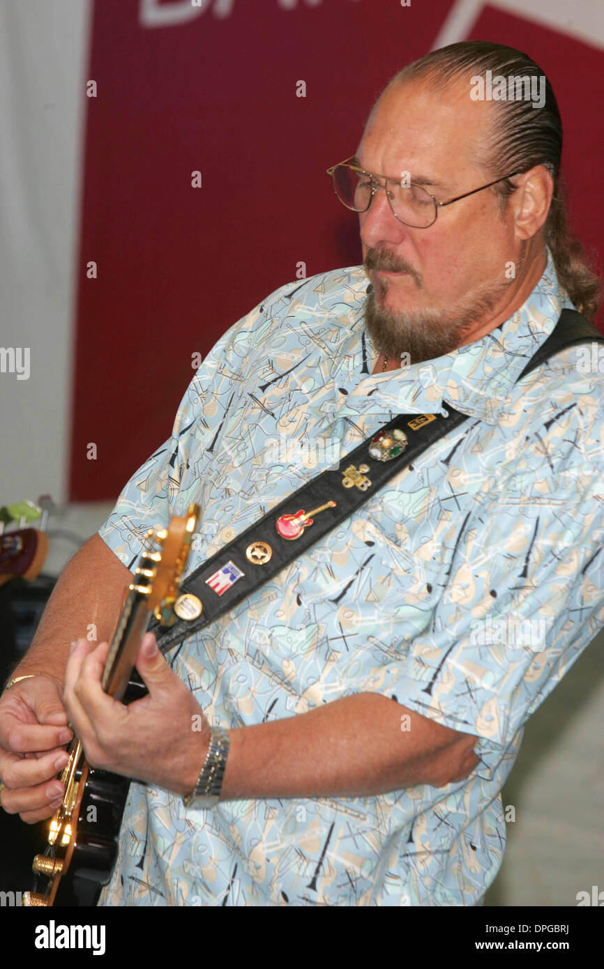 June 13, 2006 - New York, New York, U.S. - LEGENDARY SOUL BAND, BOOKER ...