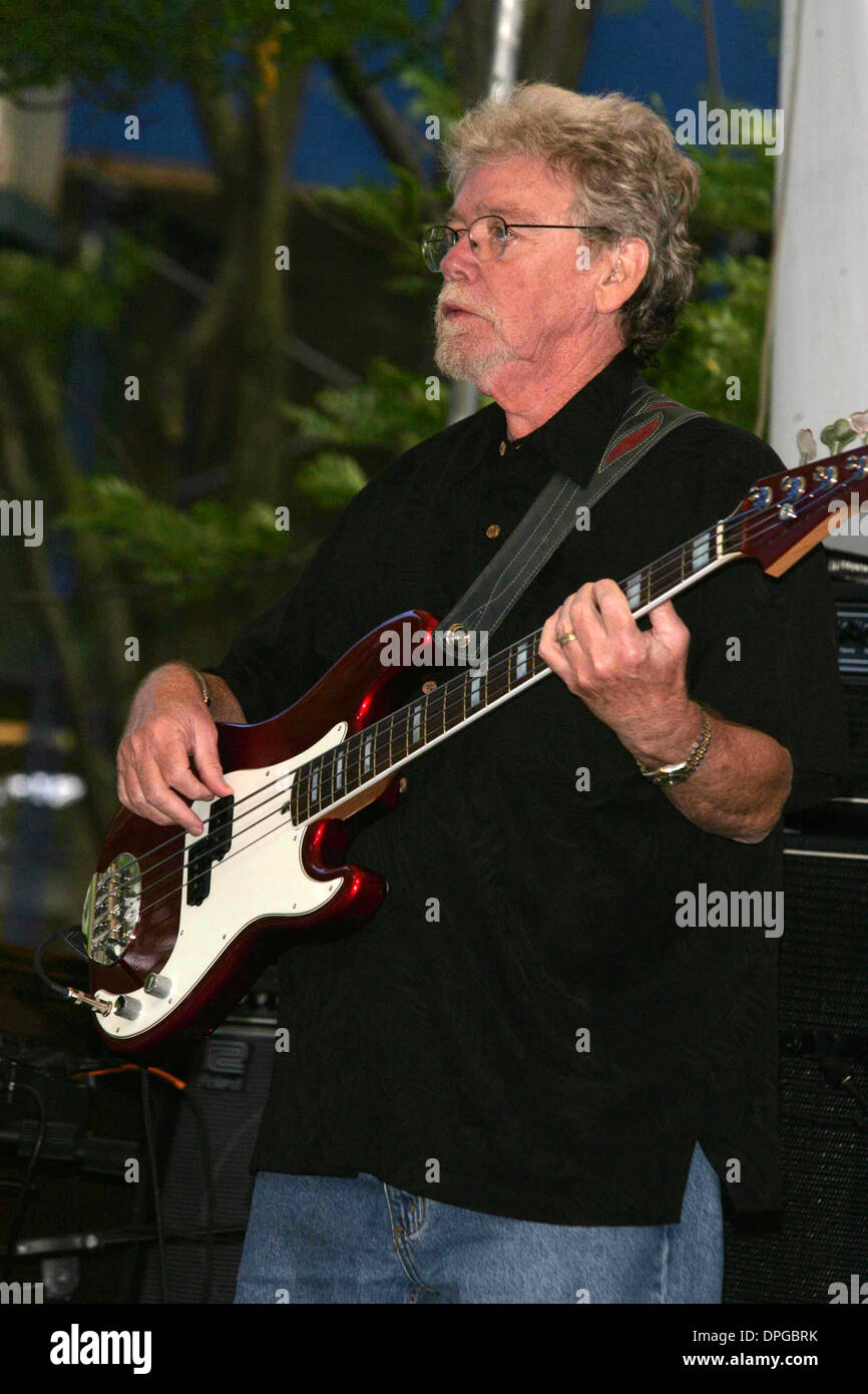 June 13, 2006 - New York, New York, U.S. - LEGENDARY SOUL BAND, BOOKER ...