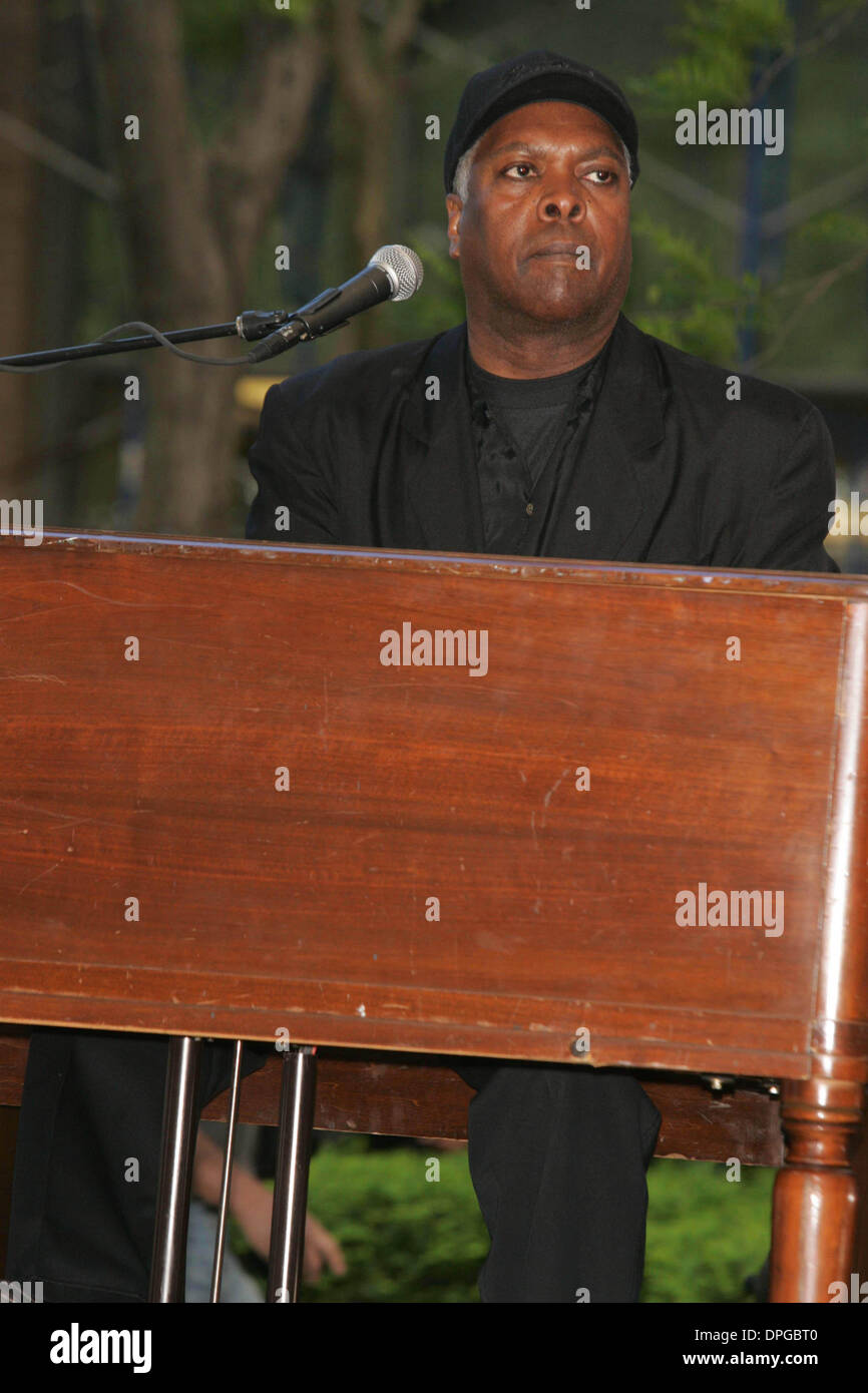 June 13, 2006 - New York, New York, U.S. - LEGENDARY SOUL BAND, BOOKER ...