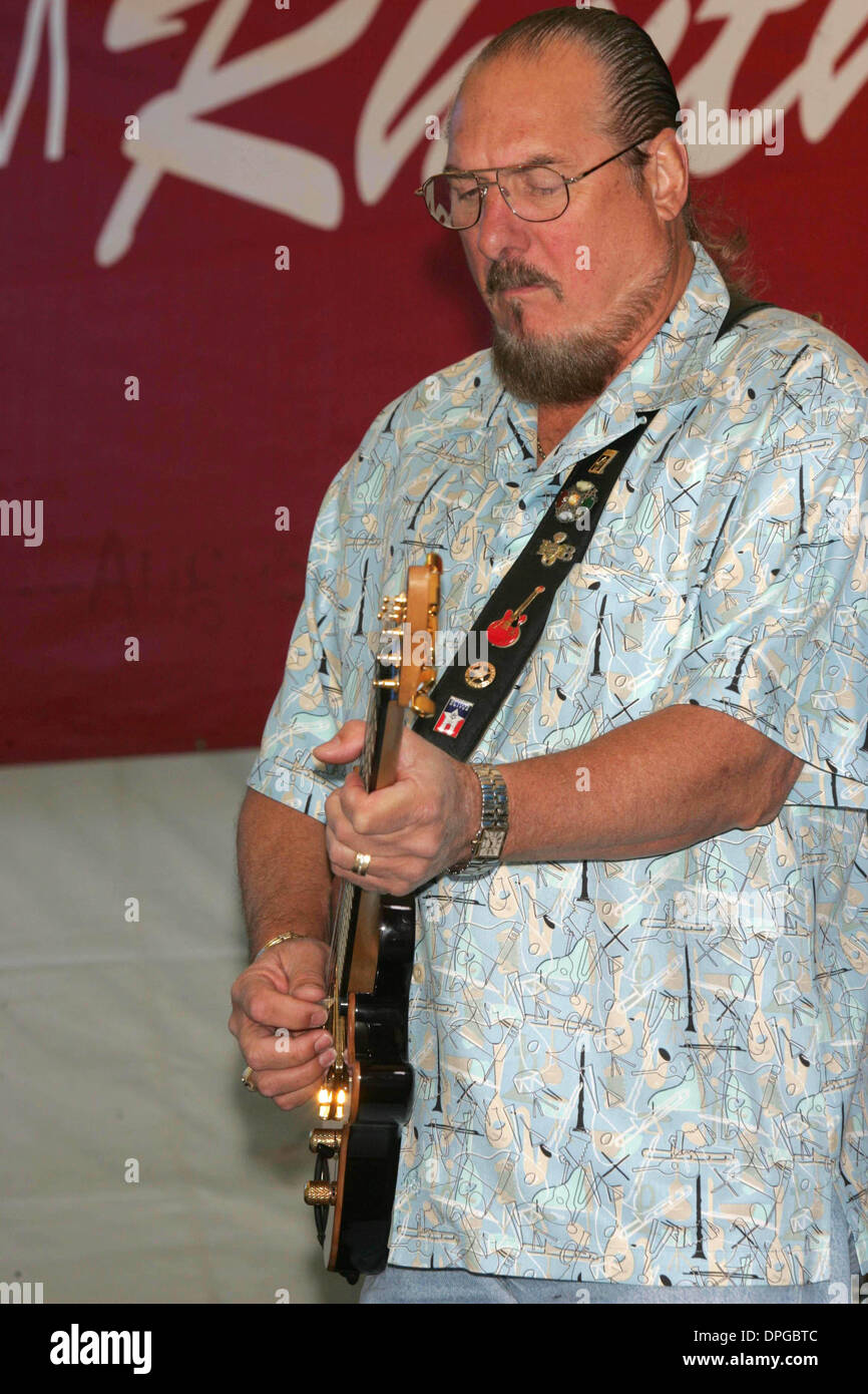 June 13, 2006 - New York, New York, U.S. - LEGENDARY SOUL BAND, BOOKER ...