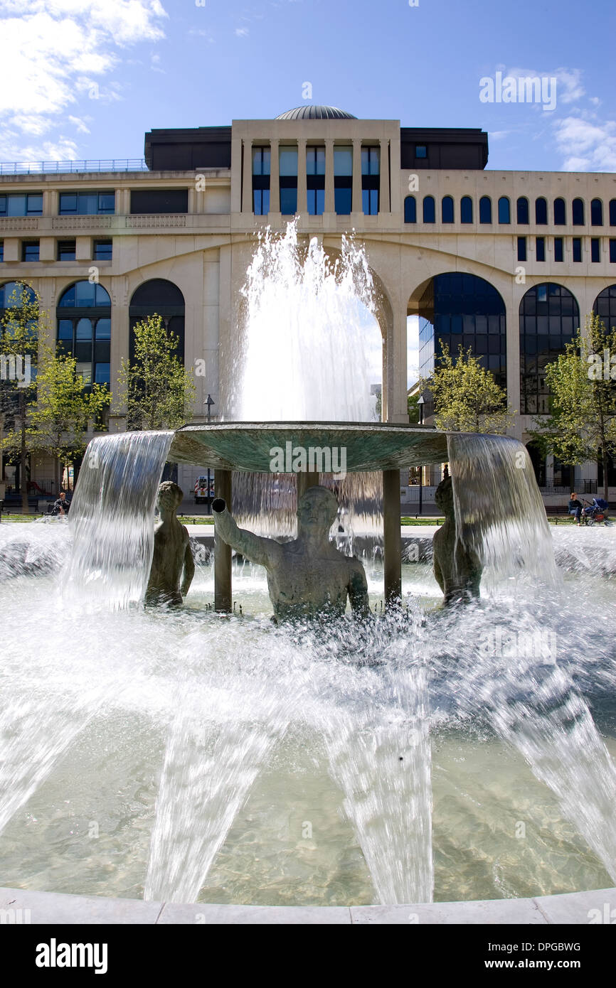 Antigone statue hi-res stock photography and images - Alamy