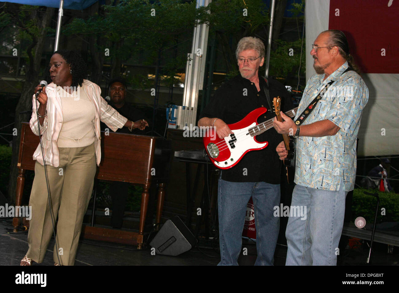 June 13, 2006 - New York, New York, U.S. - LEGENDARY SOUL BAND, BOOKER ...