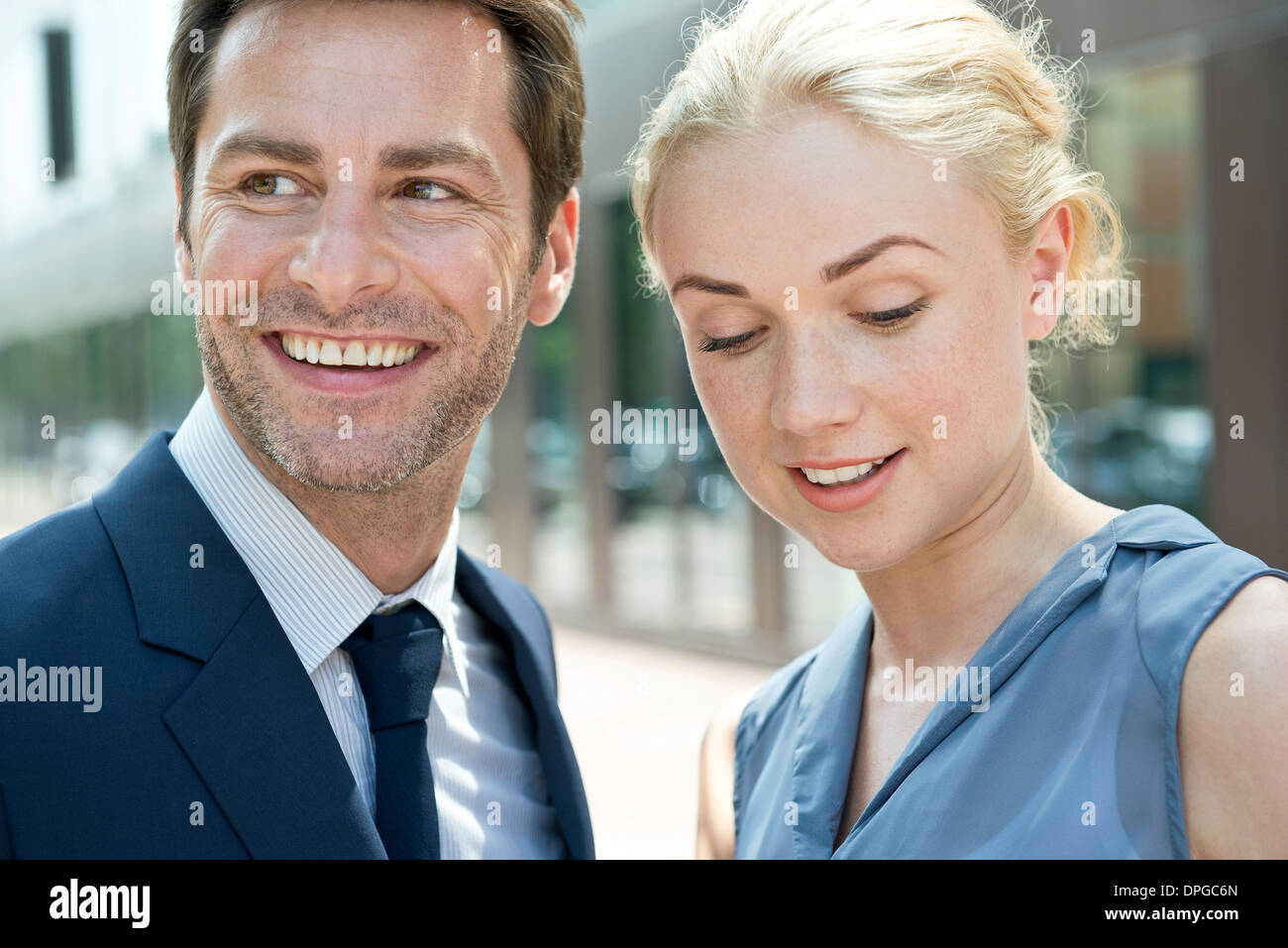 Estate agent potential buyers hi-res stock photography and images - Alamy